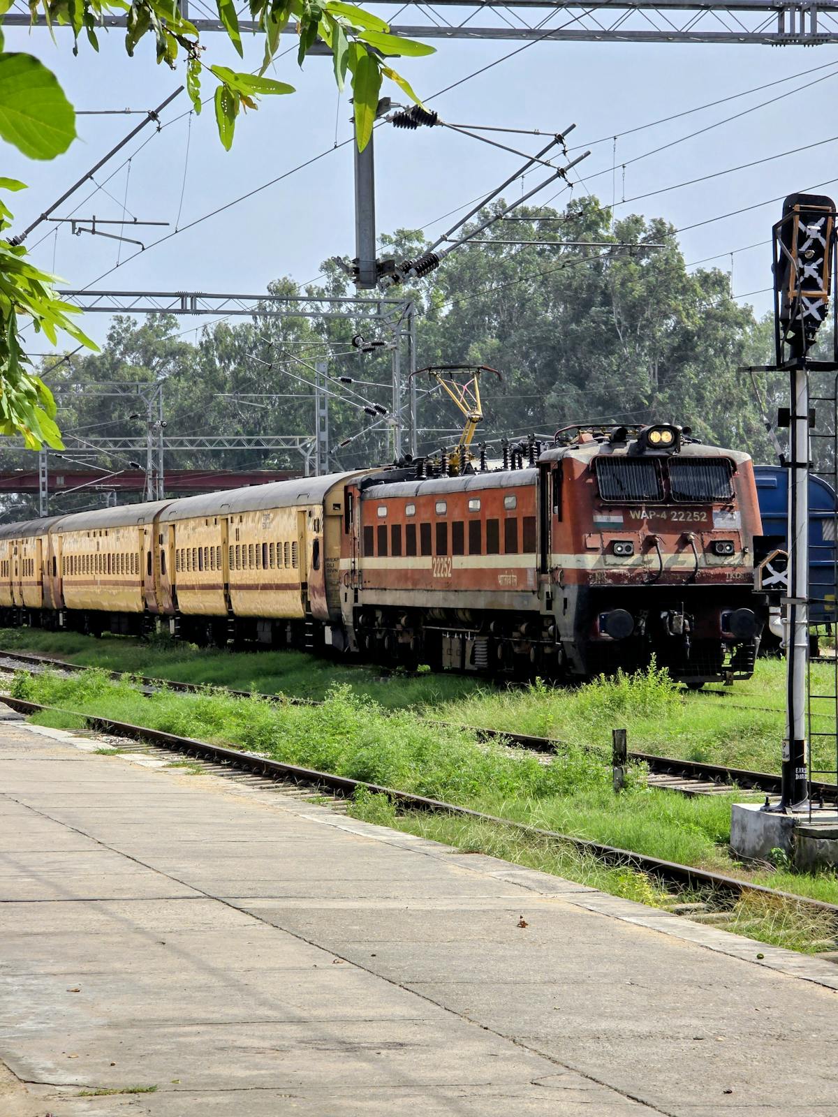 Indian Train Photos, Download The BEST Free Indian Train Stock Photos ...