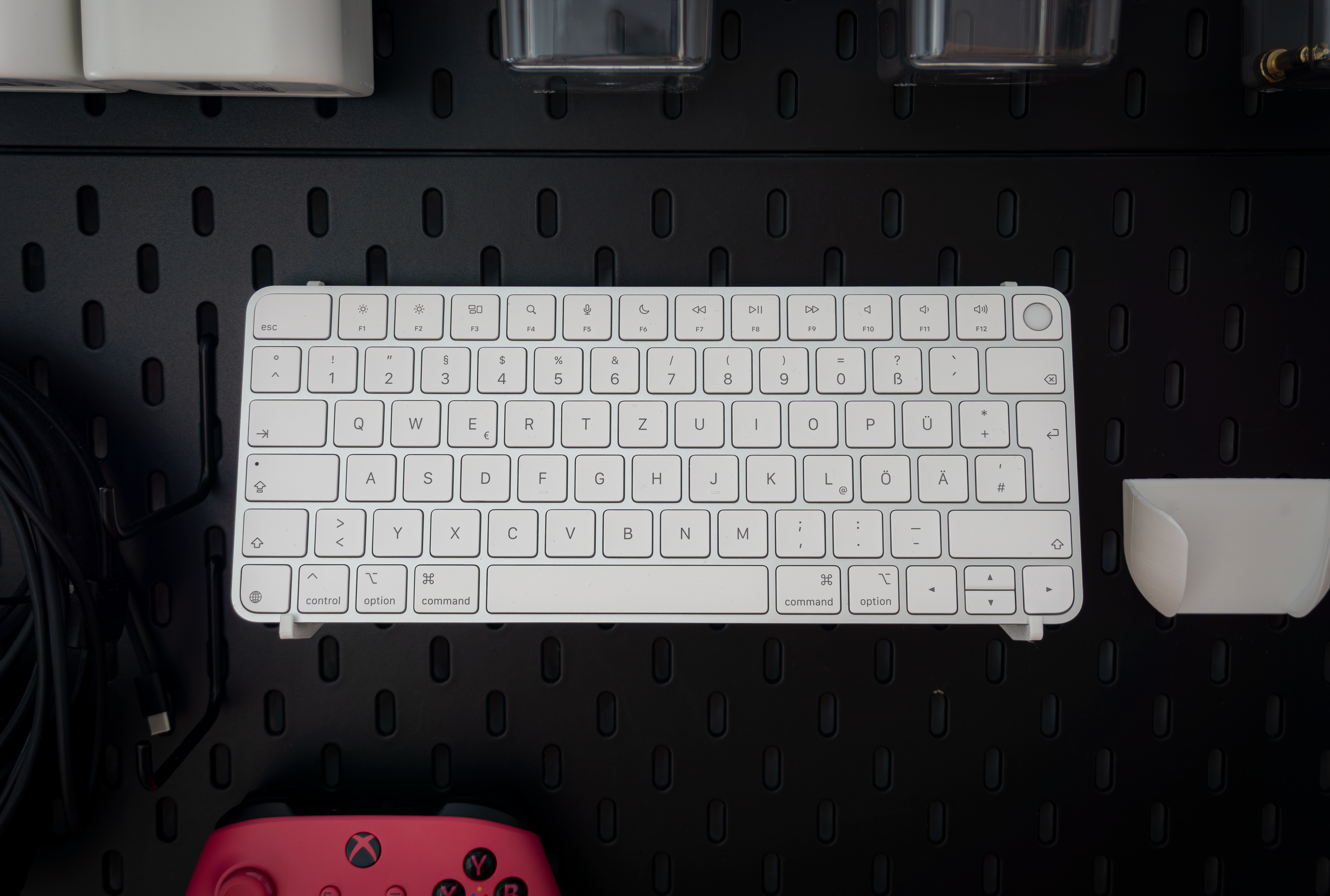White Wireless Keyboard on Black Background · Free Stock Photo