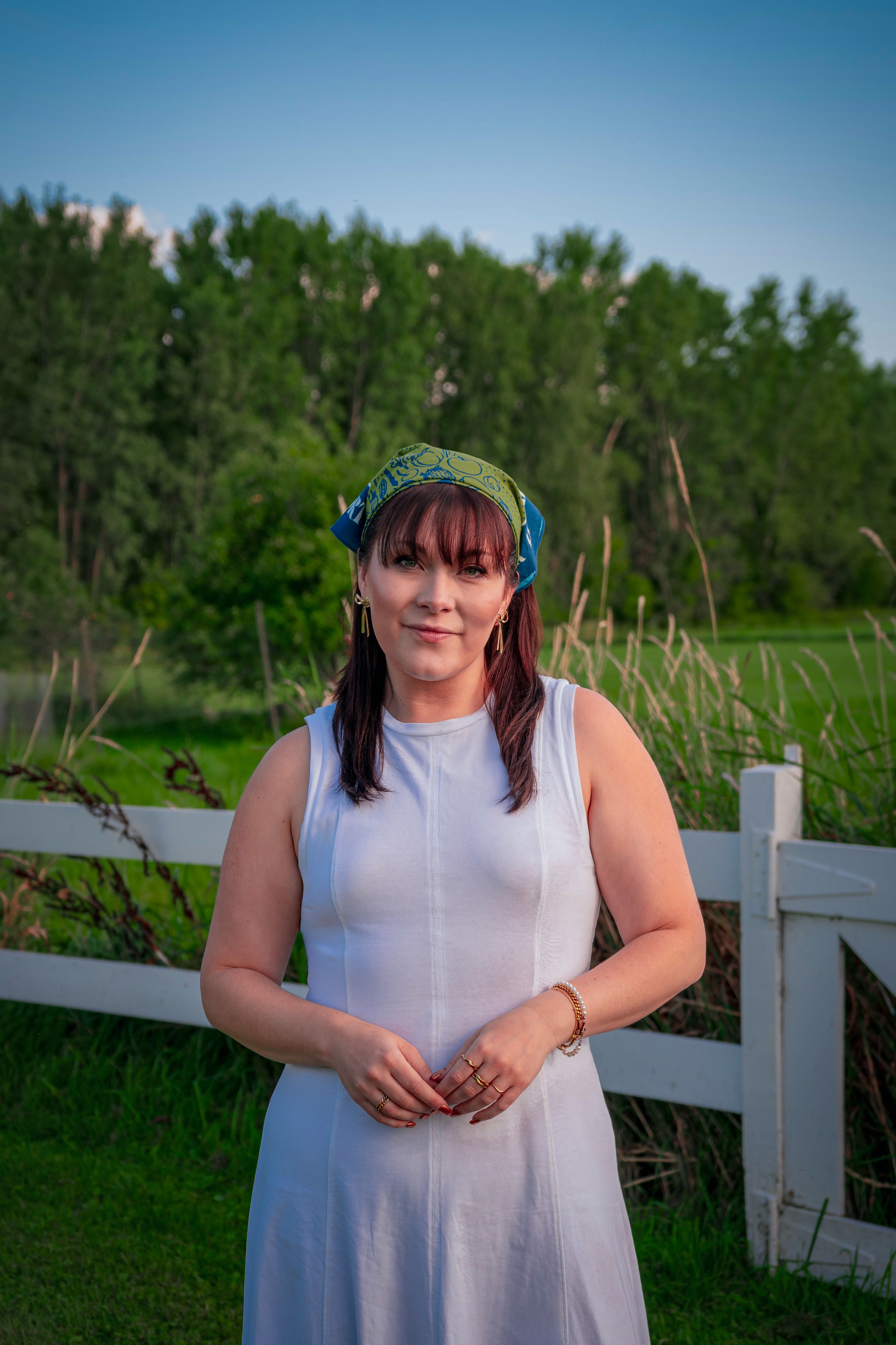 Charming Summer Portrait in Wisconsin Farm Setting · Free Stock Photo