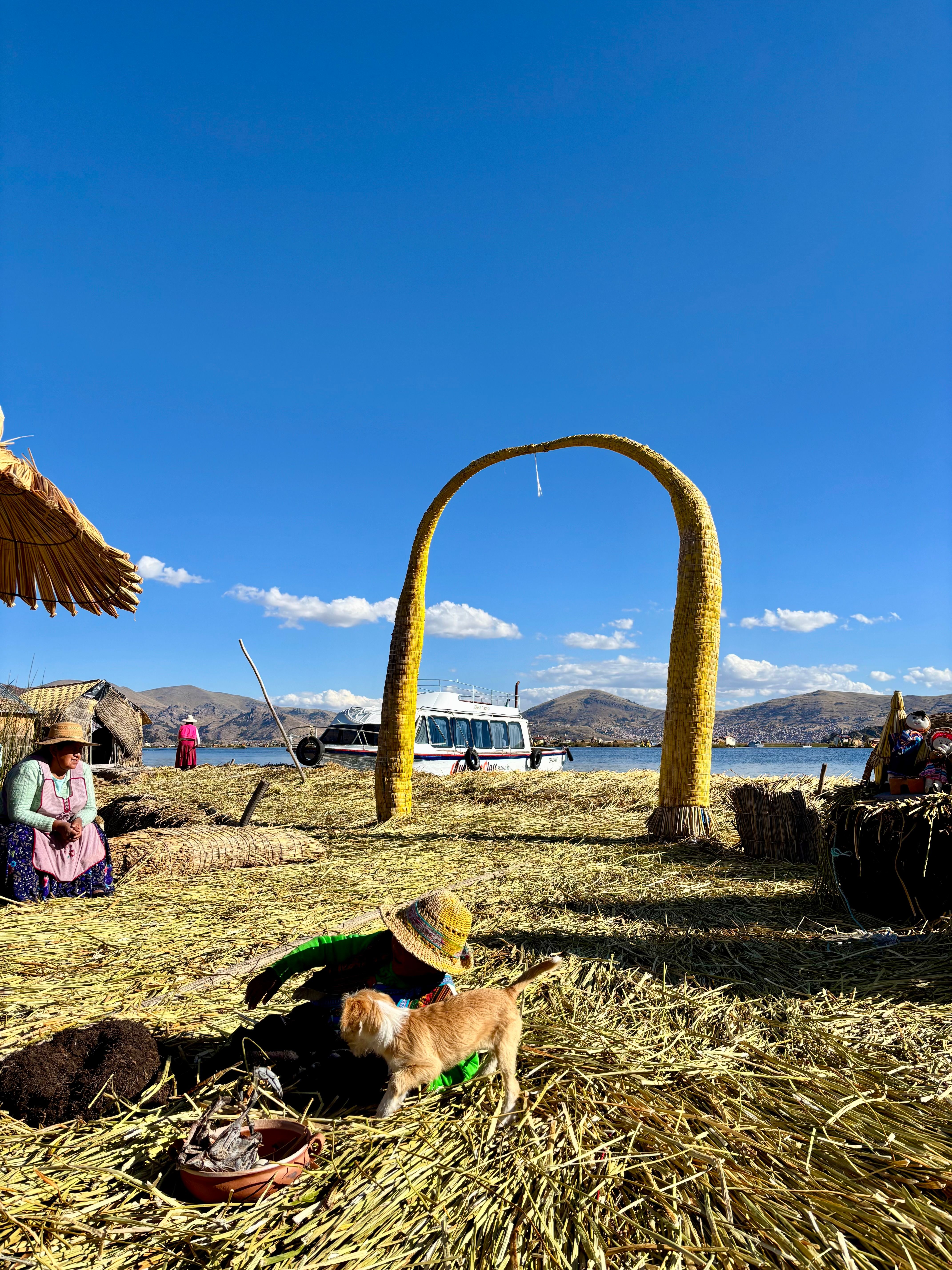 Scenic View of Uros Islands on Lake Titicaca · Free Stock Photo