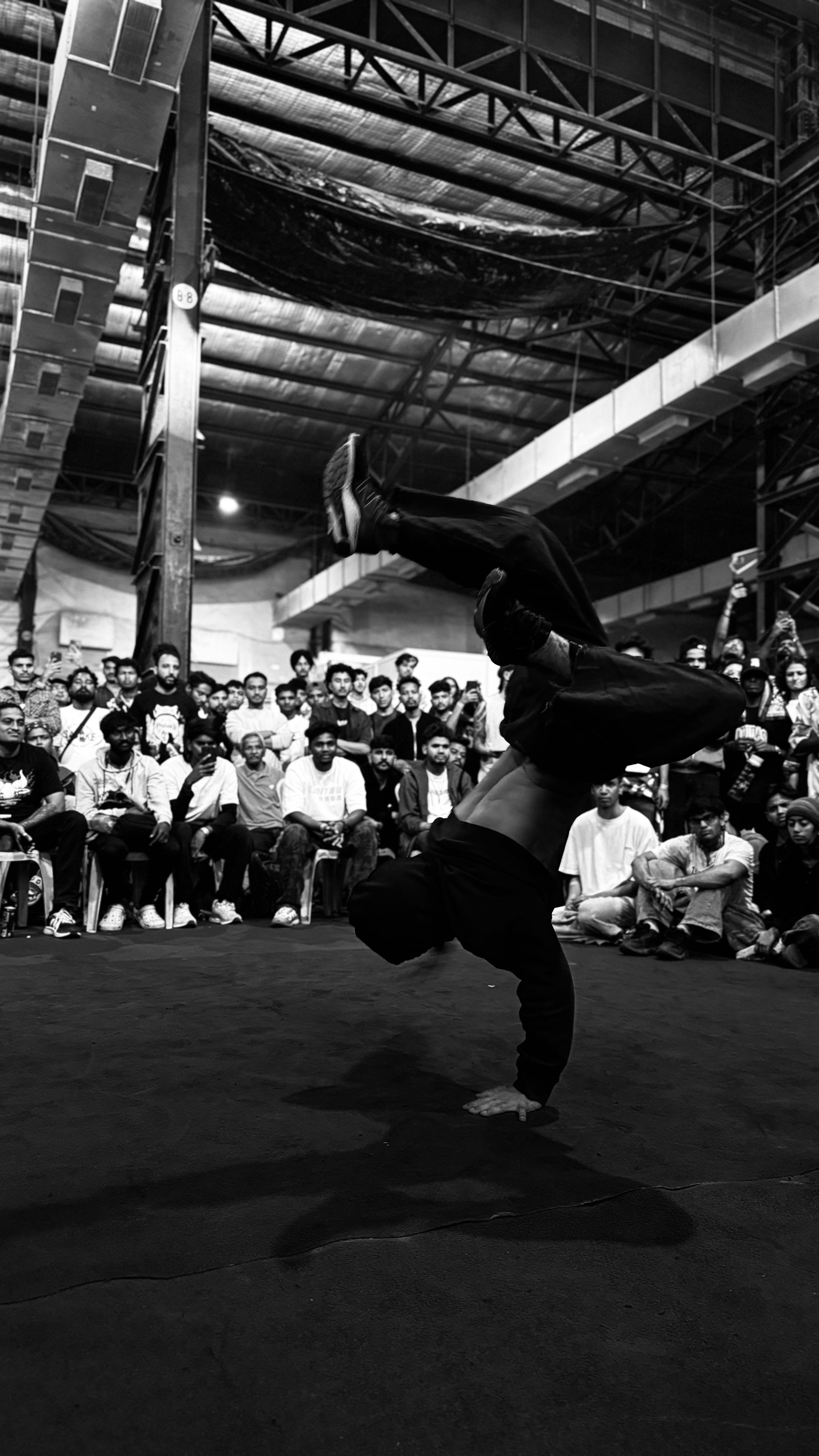 Dynamic Breakdance Performance in Urban Setting · Free Stock Photo