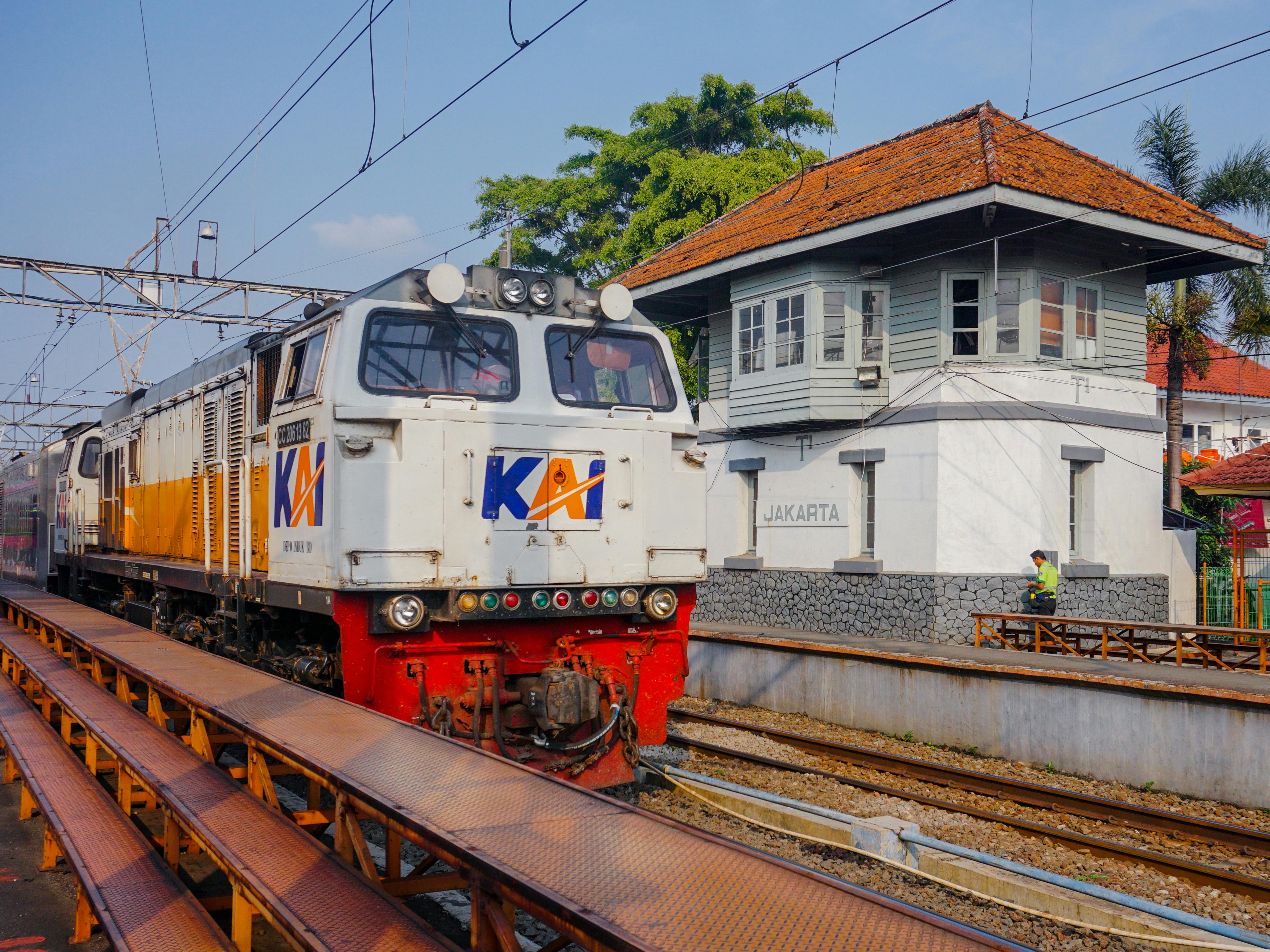 100.000+ Foto Kereta Api Indonesia Terbaik · Unduh Gratis 100% · Foto ...