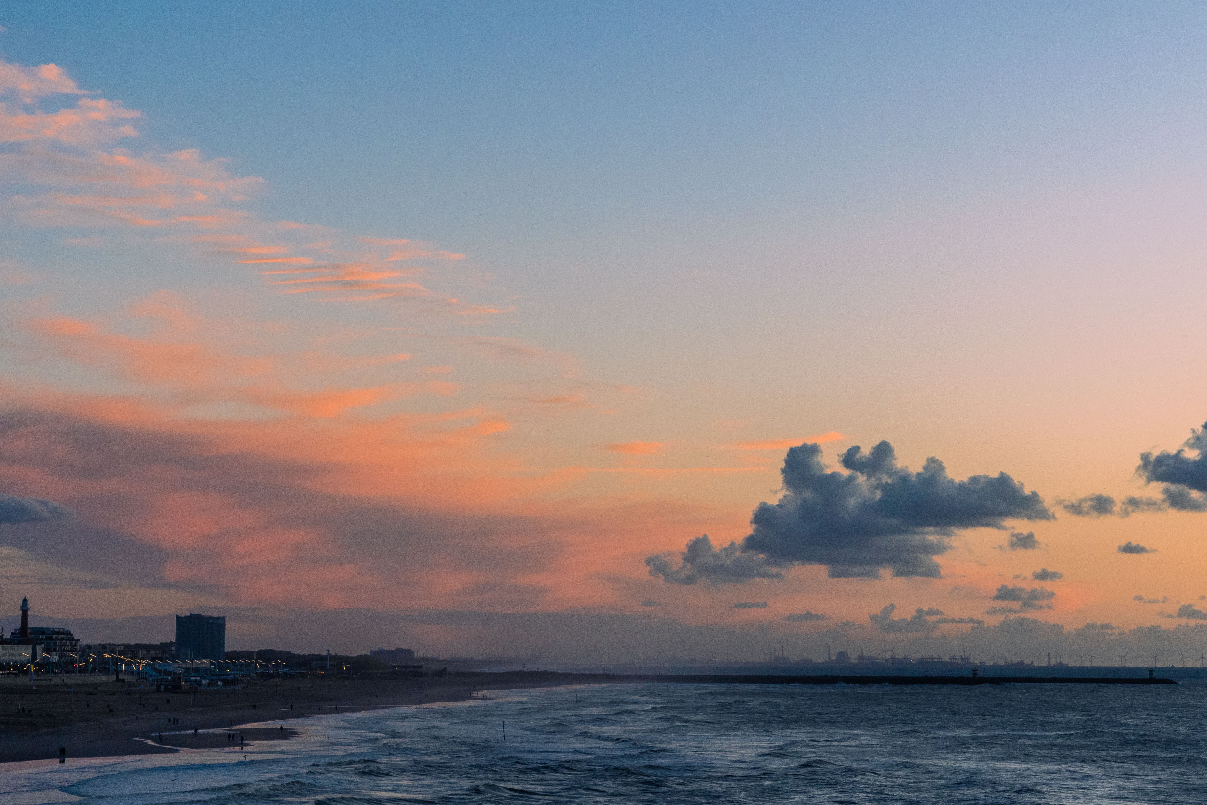 Tranquil Sunset at Scheveningen Beach, The Hague · Free Stock Photo