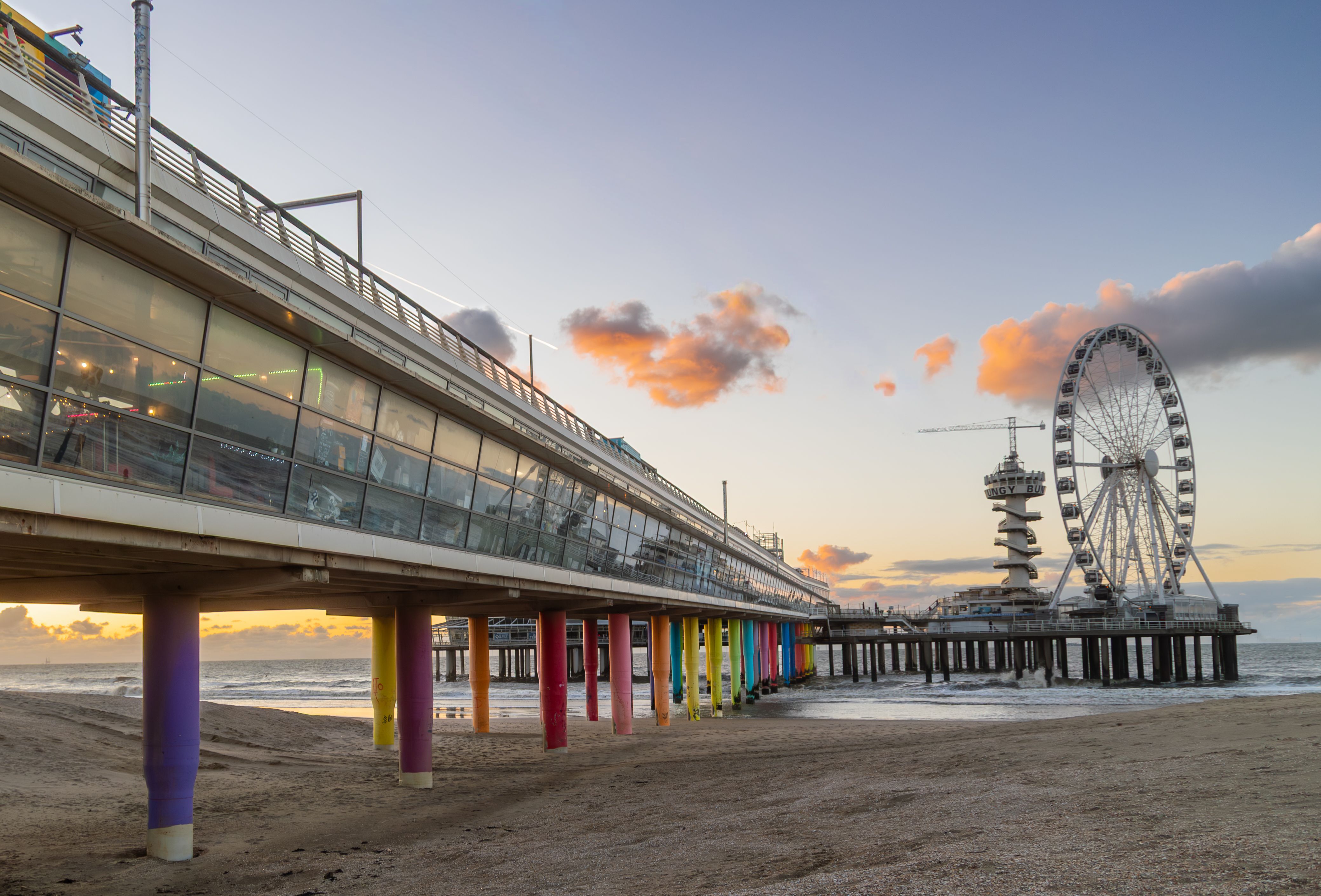 Scheveningen Pier at Sunset with Ferris Wheel · Free Stock Photo