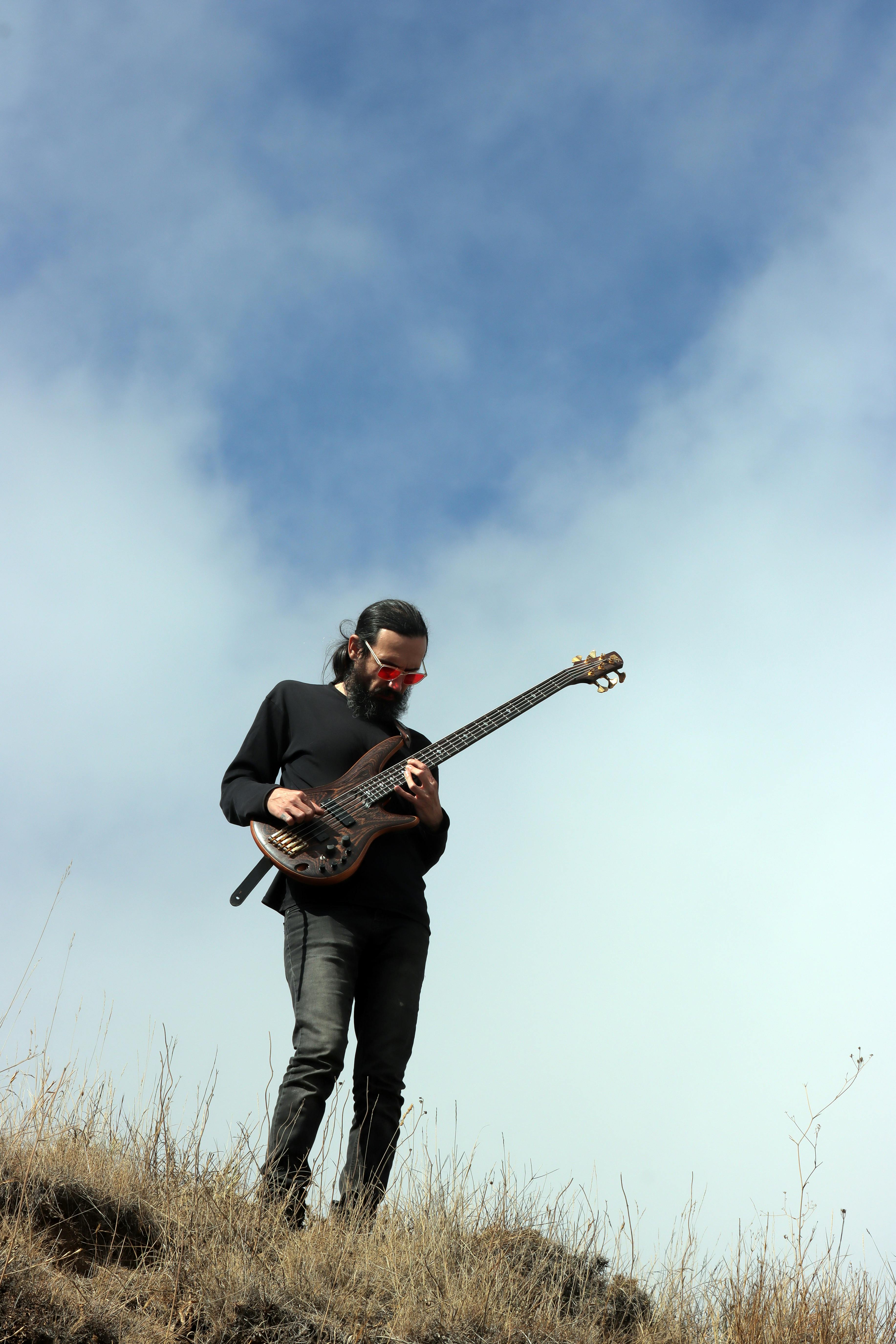 Mason Bass Photos, Download The BEST Free Mason Bass Stock Photos & HD ...