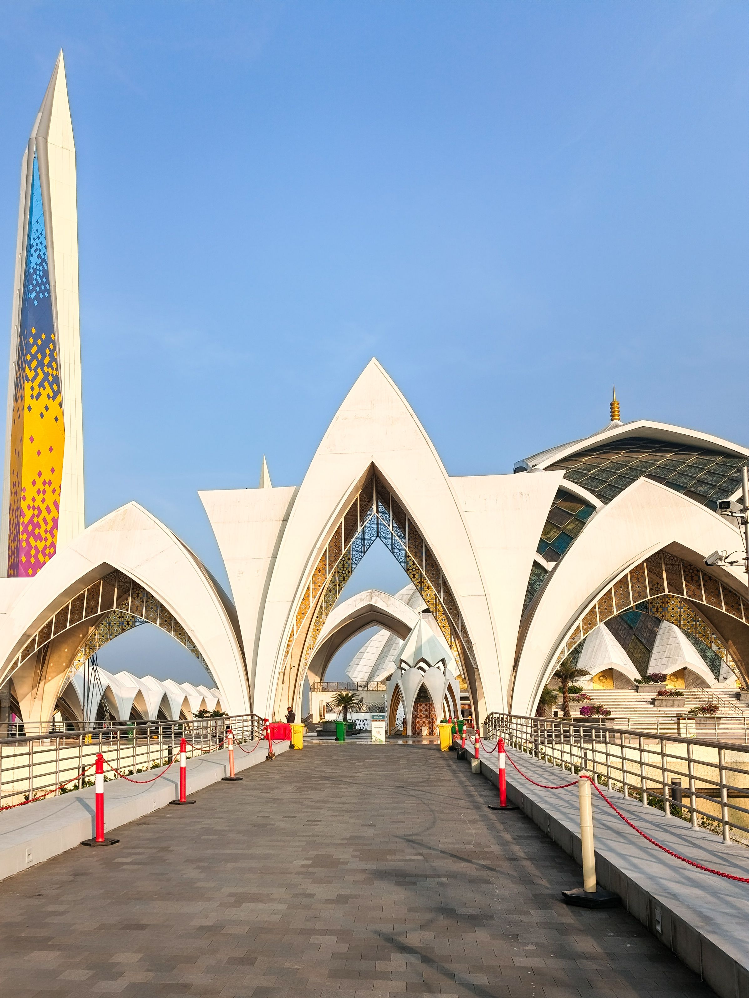 Modern Architectural Design at Landmark · Free Stock Photo
