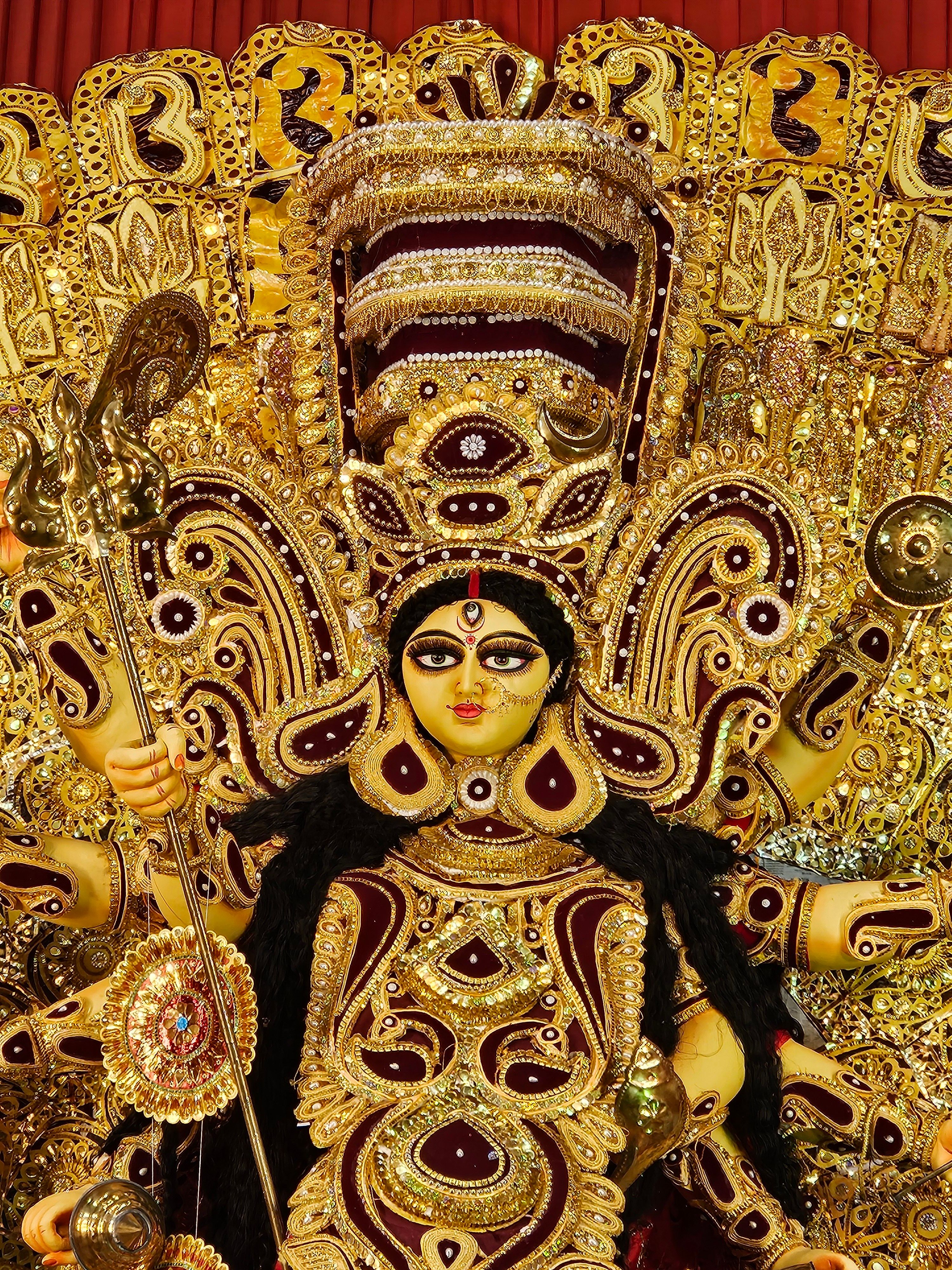 Intricate Durga Idol with Ornate Decorations · Free Stock Photo