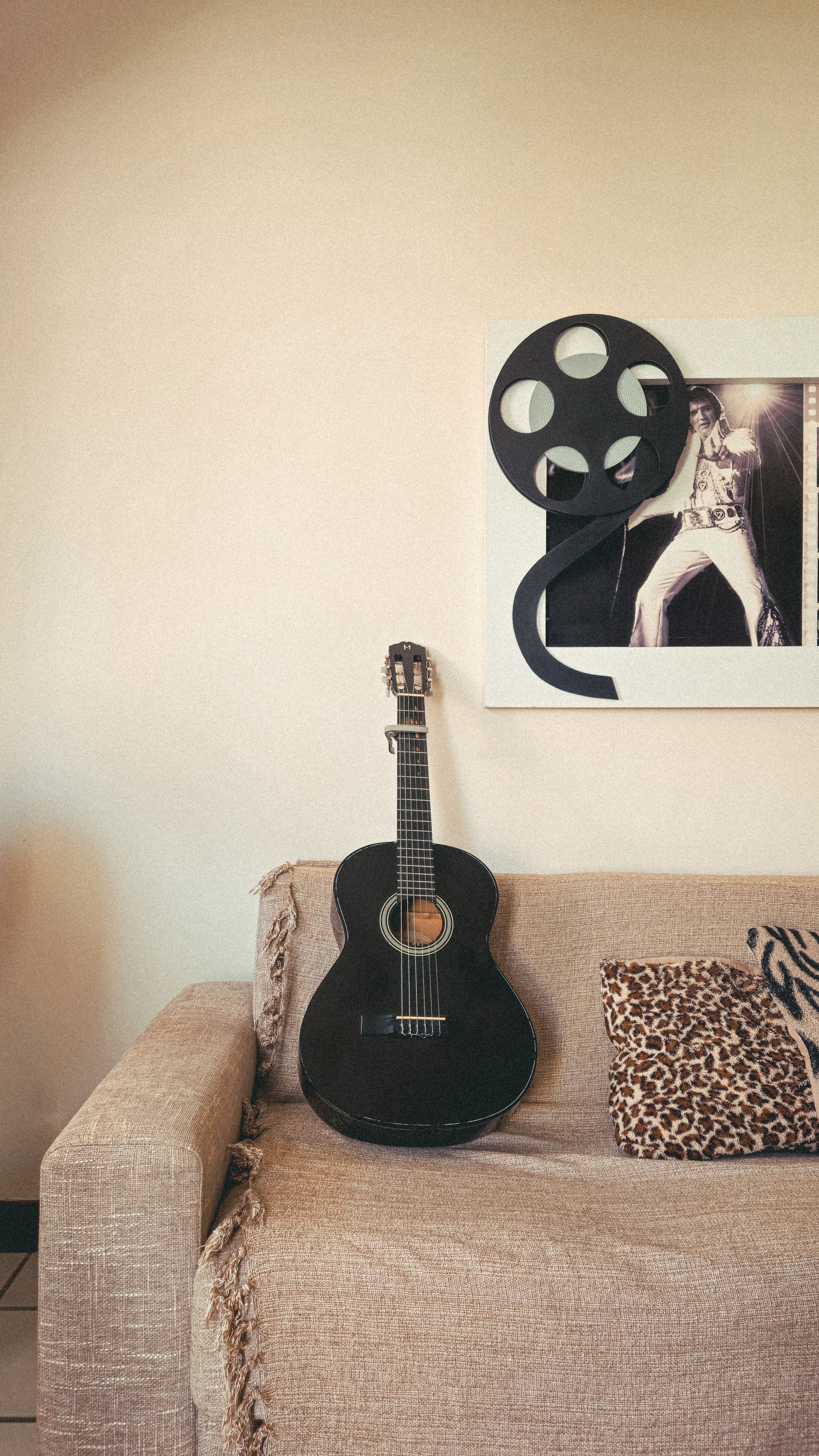 Chic Interior with Acoustic Guitar and Retro Decor · Free Stock Photo