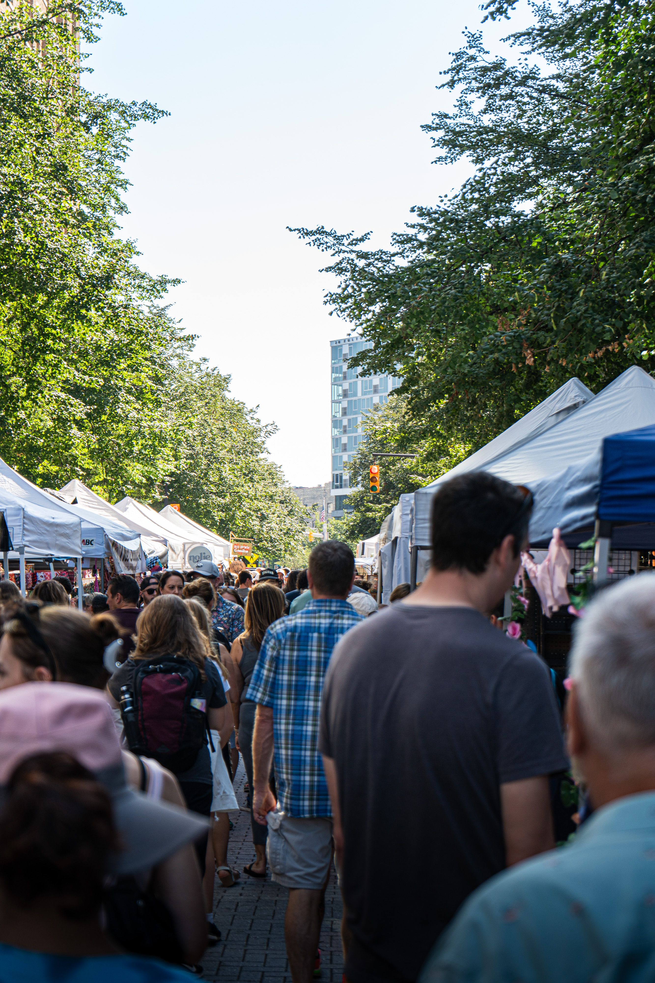 Busy Outdoor Market Street in Grand Rapids · Free Stock Photo