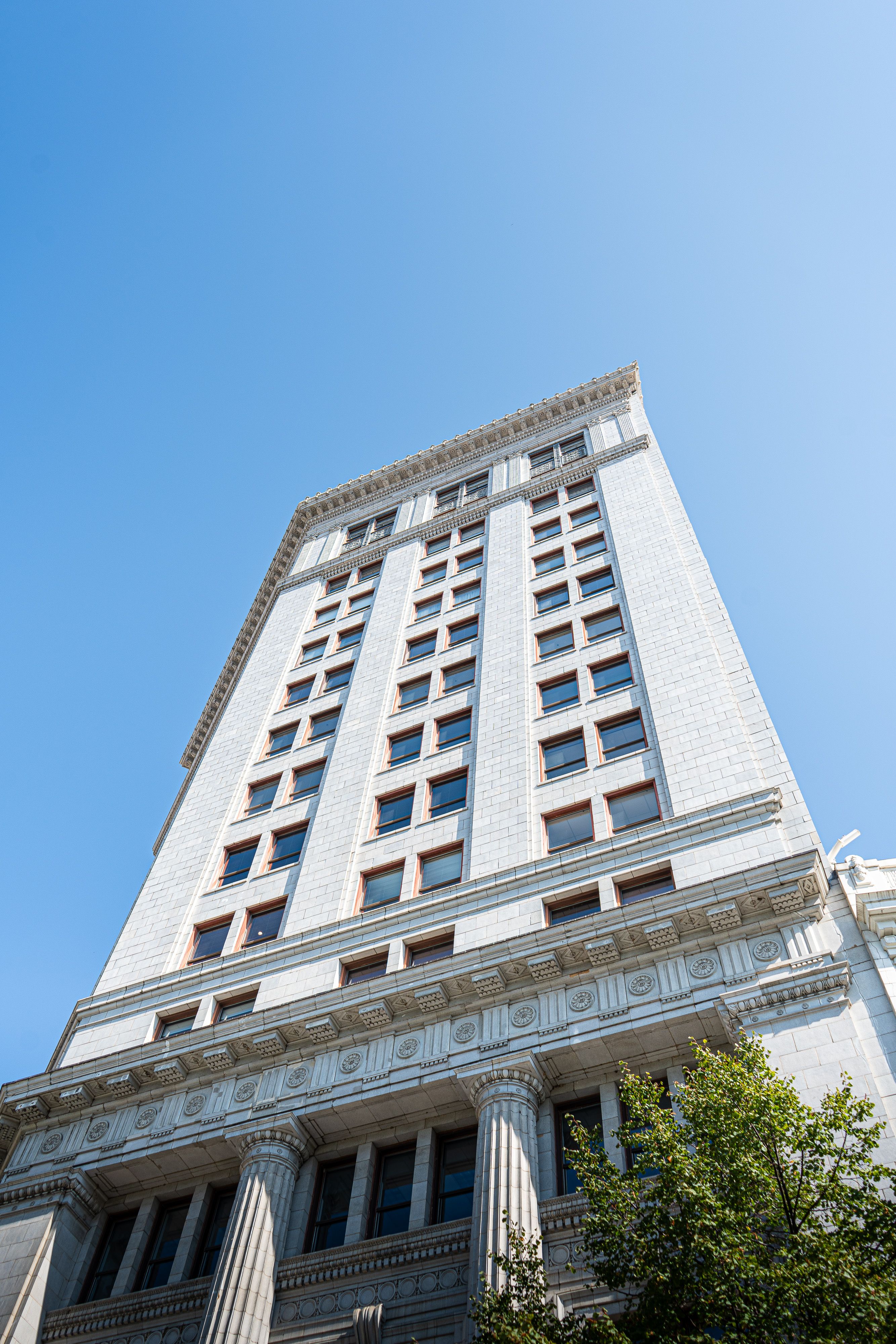 Grand Rapids Classic Skyscraper Upward Shot · Free Stock Photo
