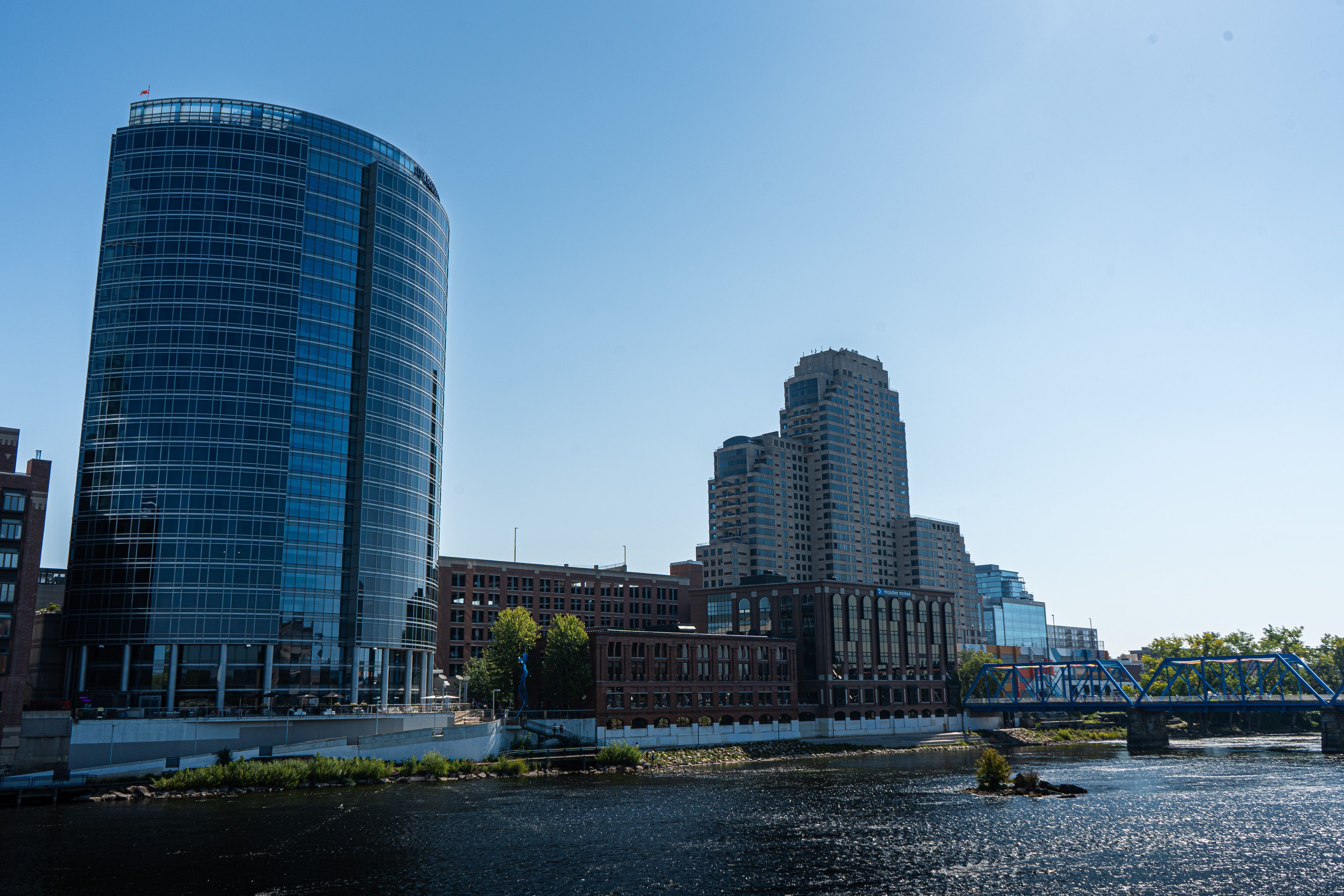 Minneapolis Riverside Plaza (Cedar‑Riverside) Photos, Download The BEST ...