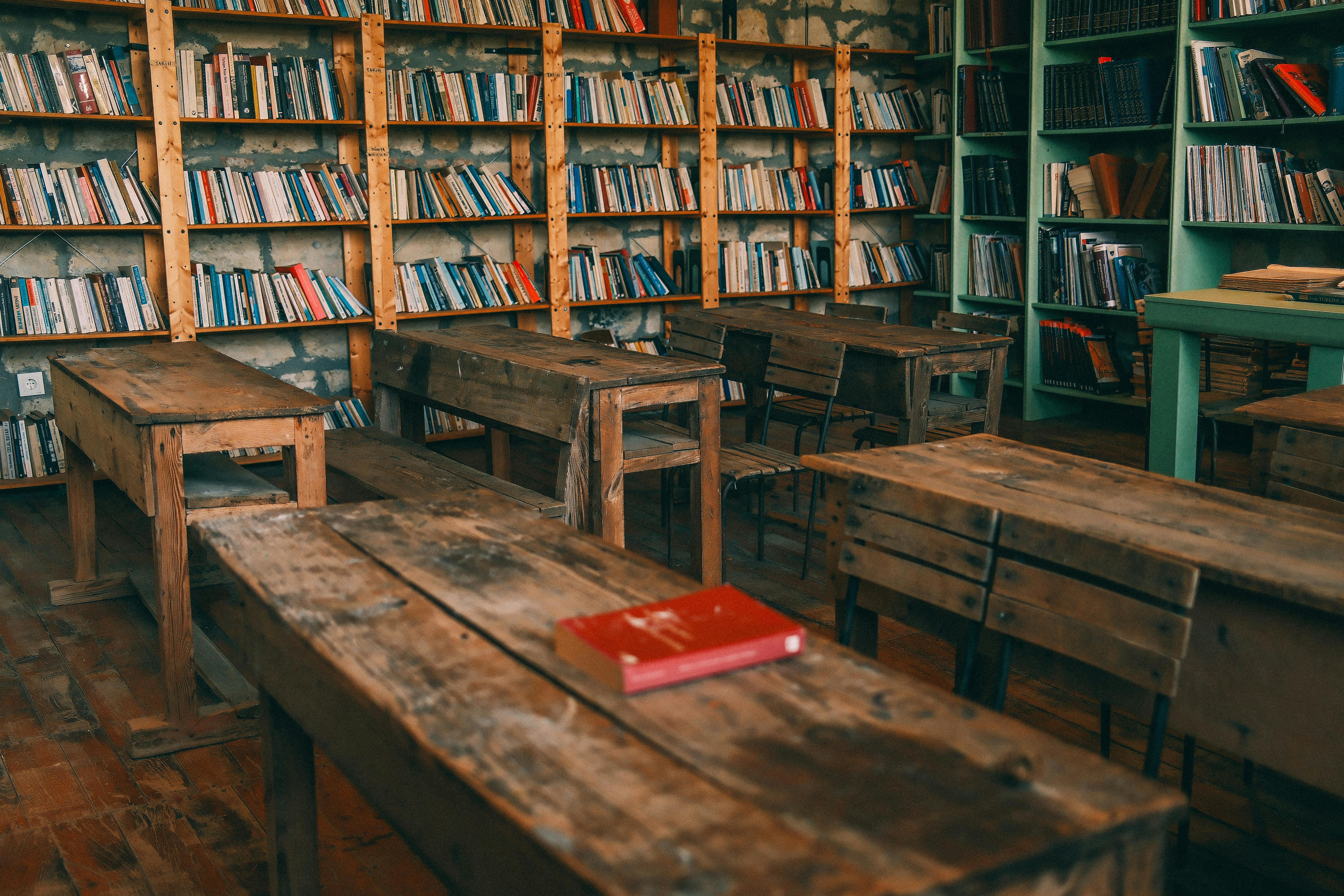 Traditional Colleges Photos, Download The BEST Free Traditional ...