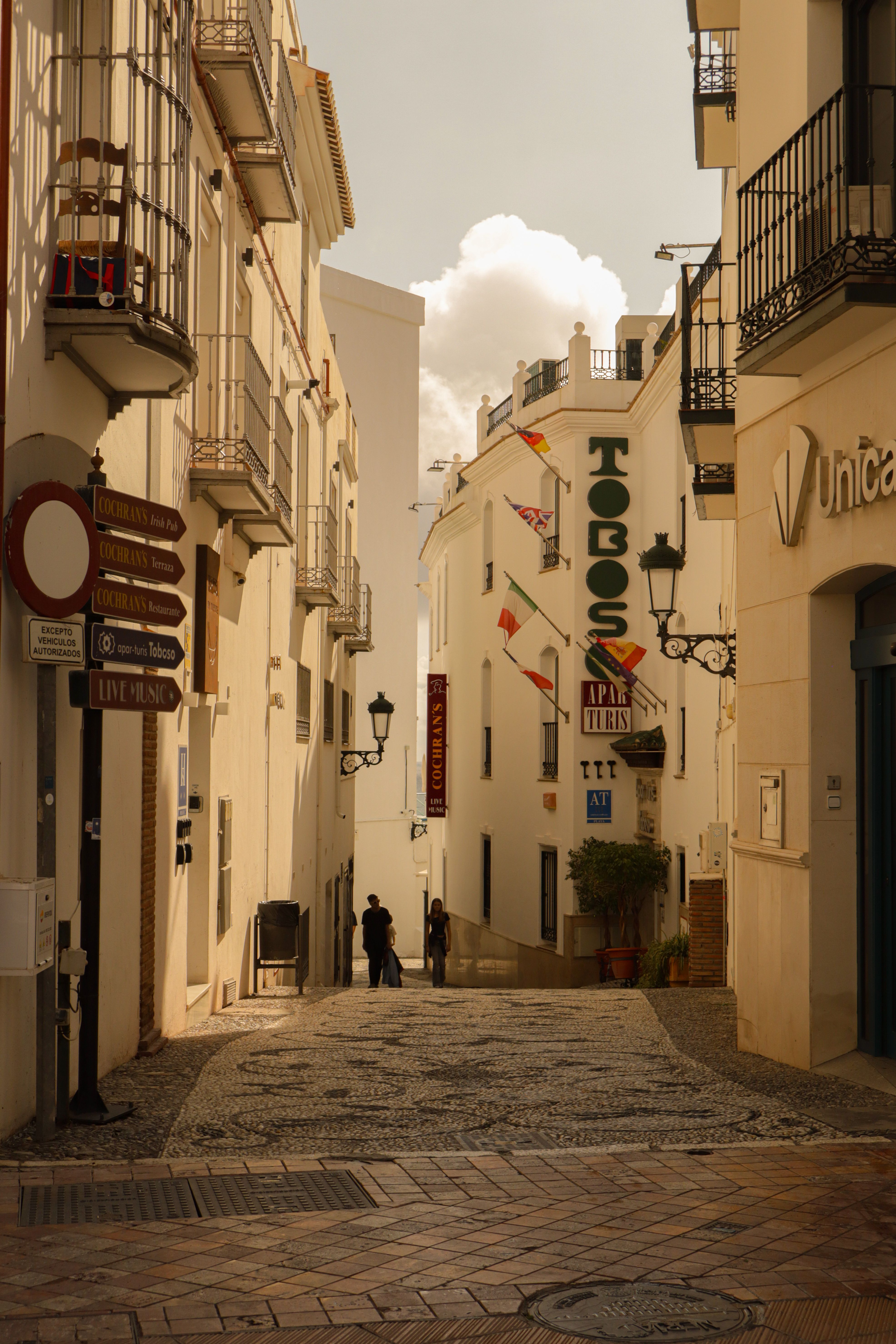 Charming Spanish Street Scene with Toboso Hotel · Free Stock Photo