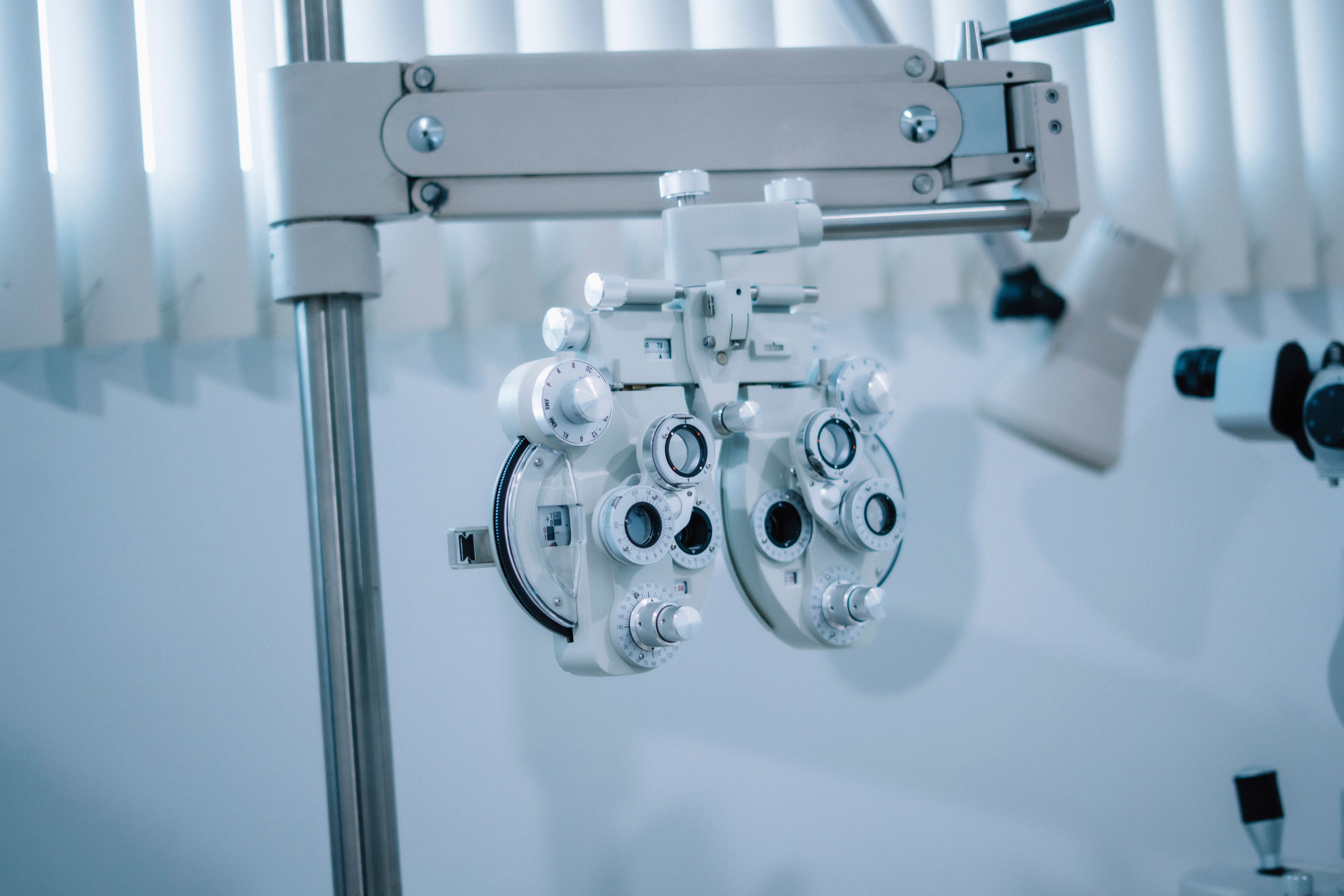 Close-Up of Optical Phoropter in Eye Clinic · Free Stock Photo