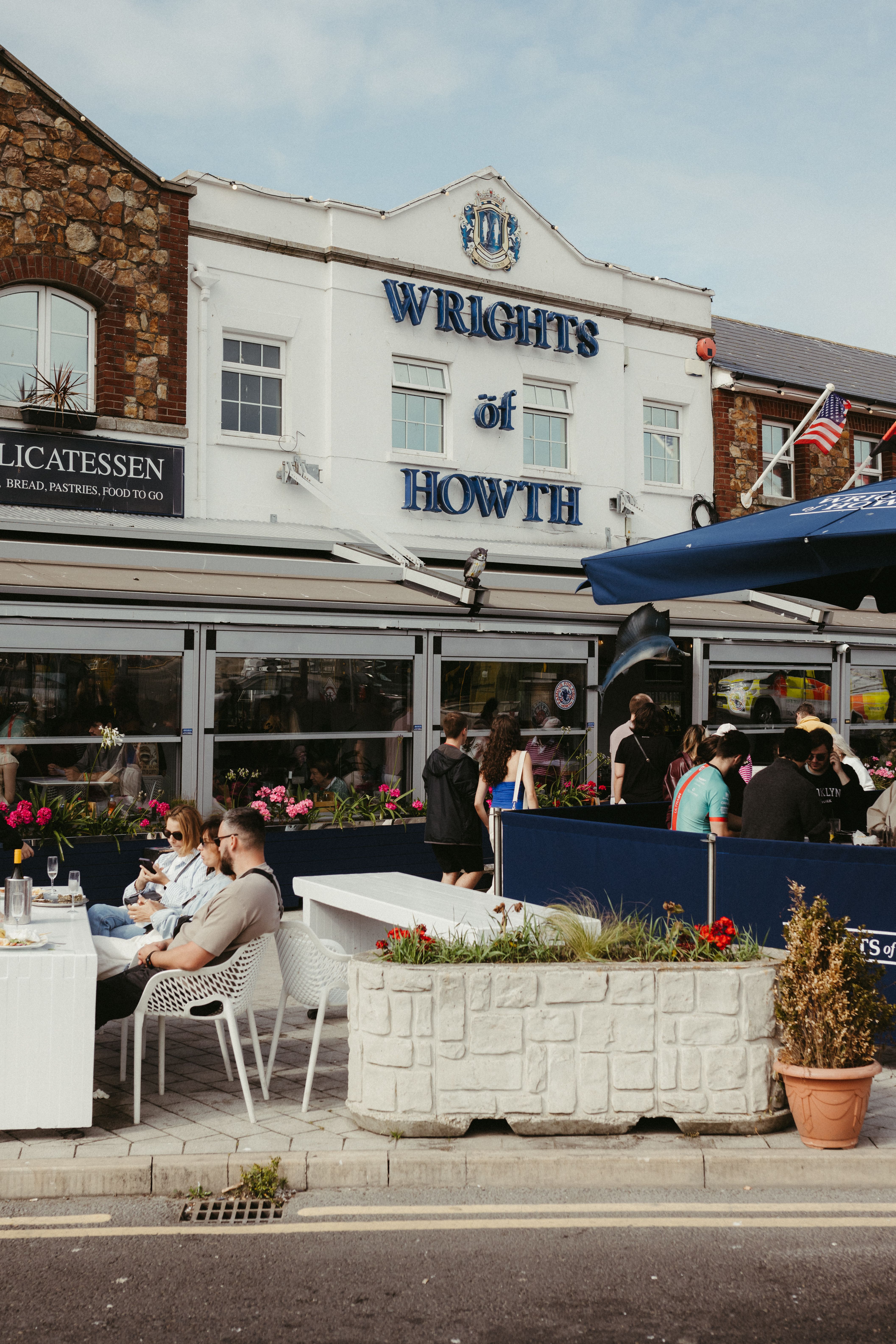 Outdoor Dining at Wrights of Howth in Dublin · Free Stock Photo