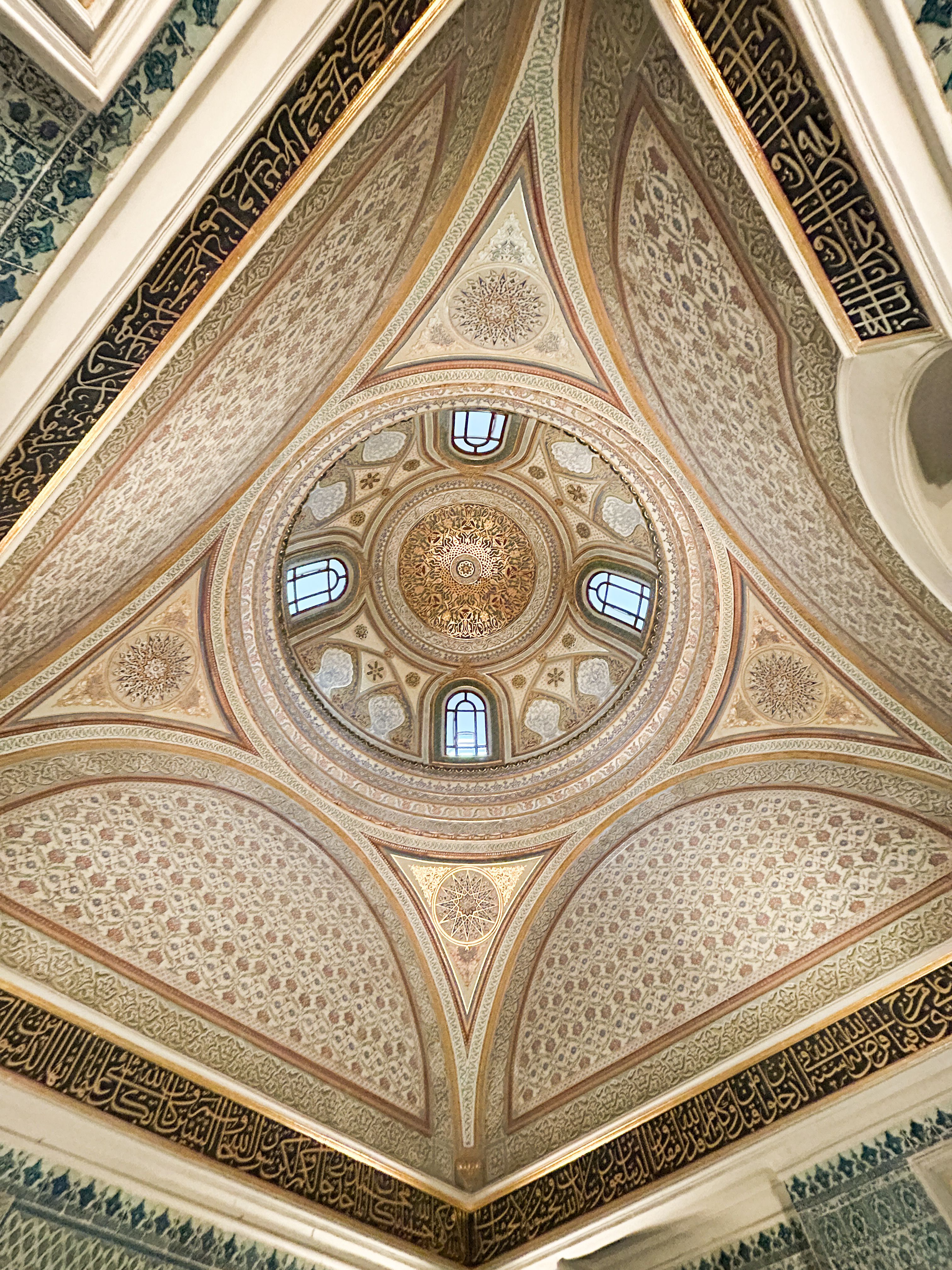 Intricate Islamic Architecture Ceiling with Dome · Free Stock Photo
