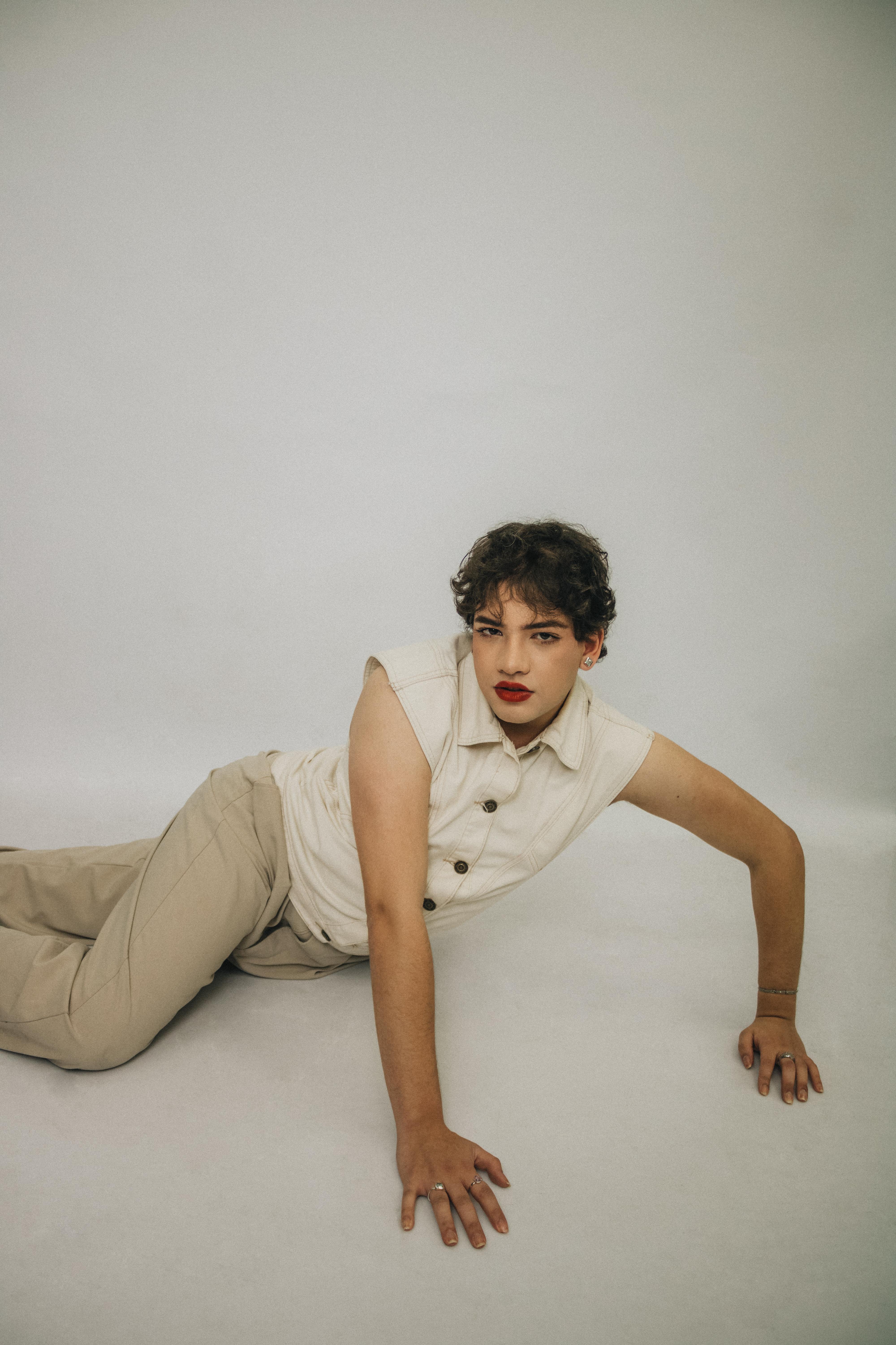 Confidence Pose Photos, Download The BEST Free Confidence Pose Stock ...