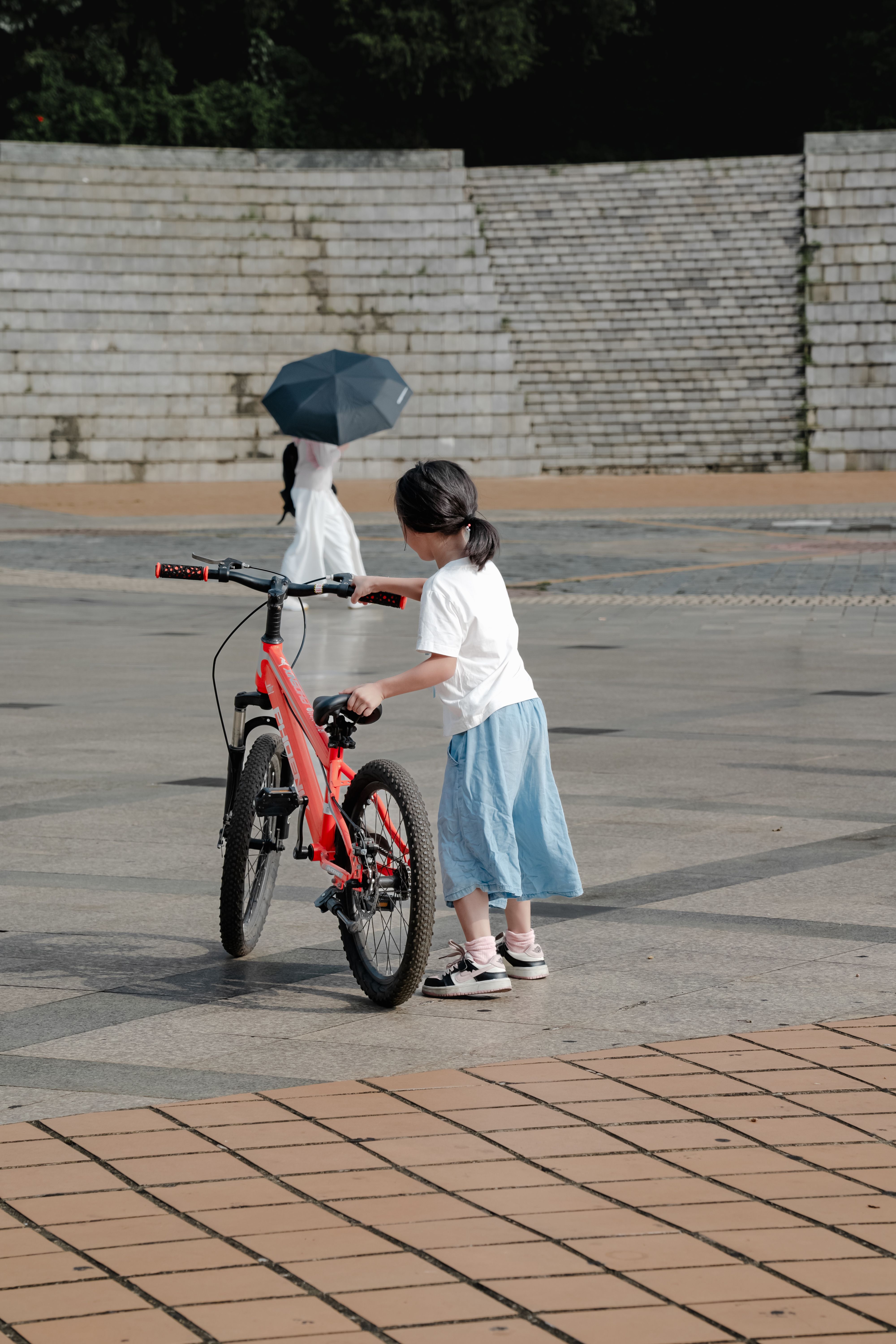 Kid Balancing Photos, Download The BEST Free Kid Balancing Stock Photos ...