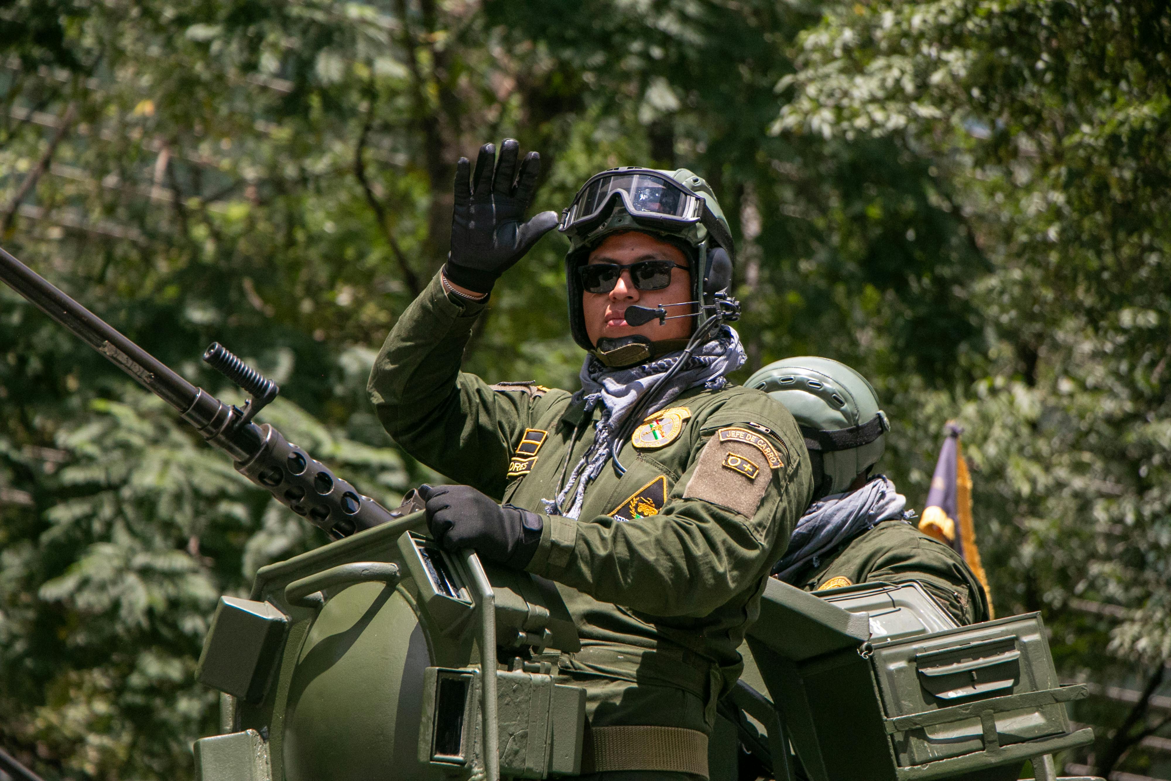 Gun Images Photos, Download The BEST Free Gun Images Stock Photos & HD ...