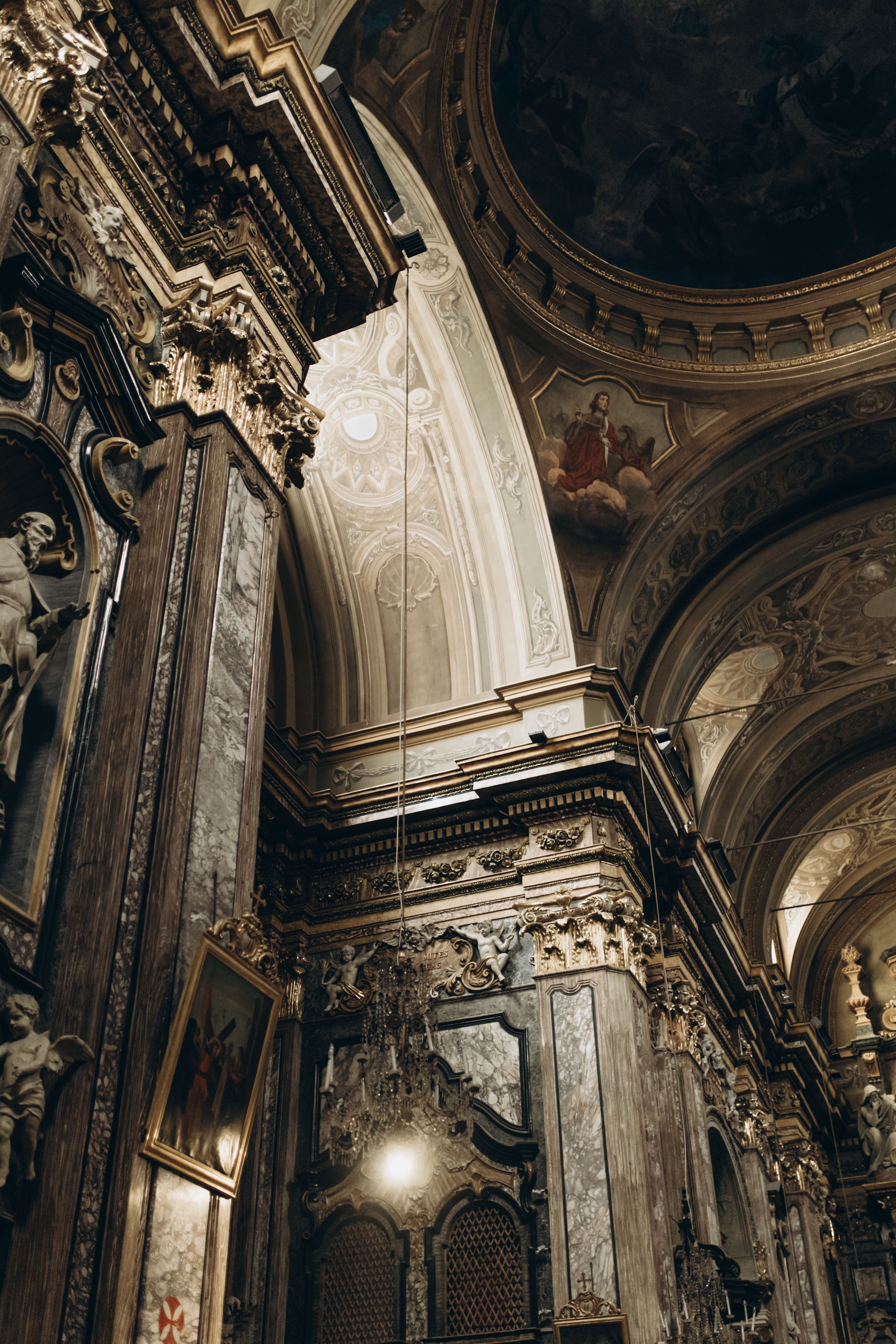 Ornate Baroque Church Interior with Intricate Details · Free Stock Photo
