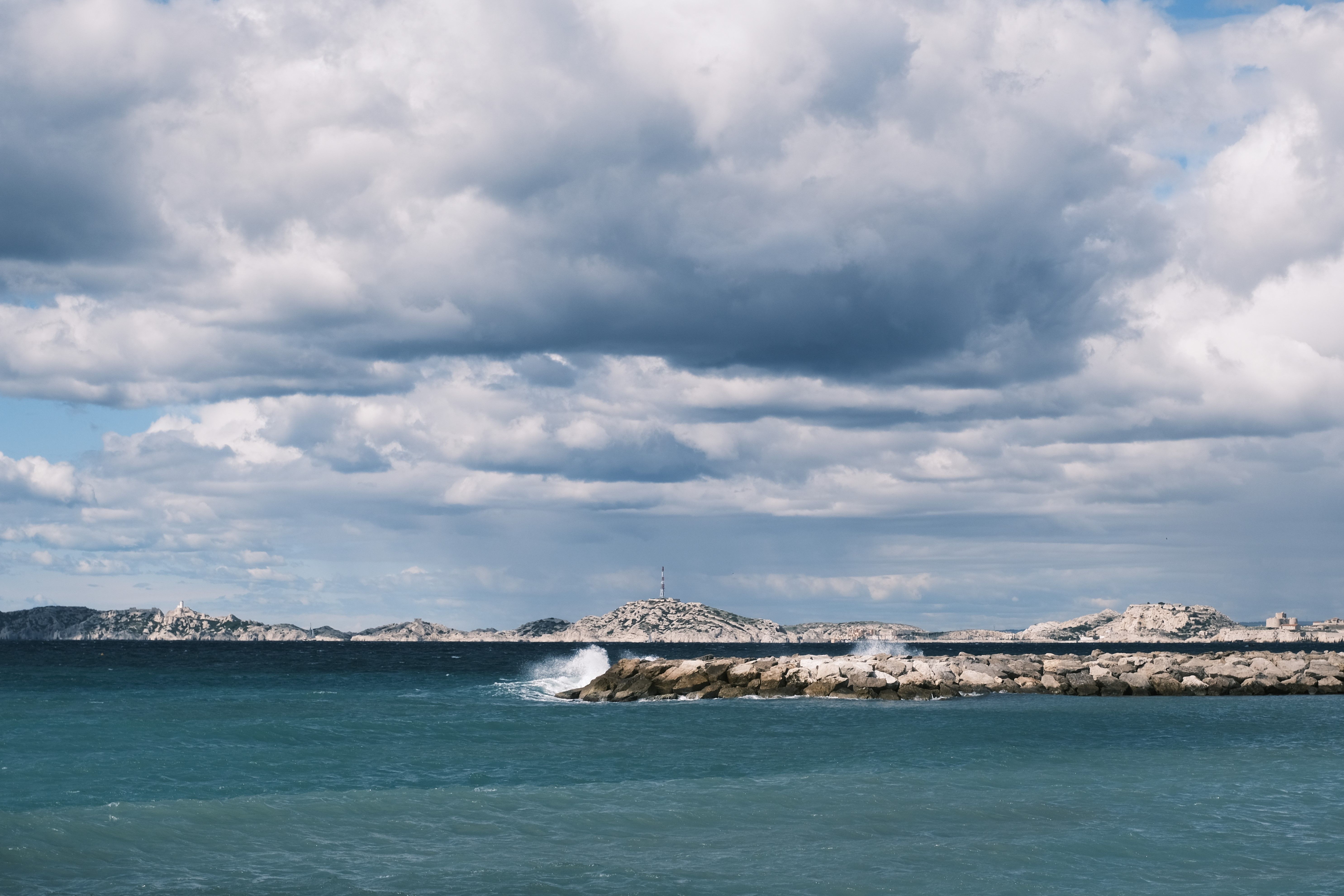 Espectacular Paisaje Marino De La Costa De Marsella · Foto de stock ...