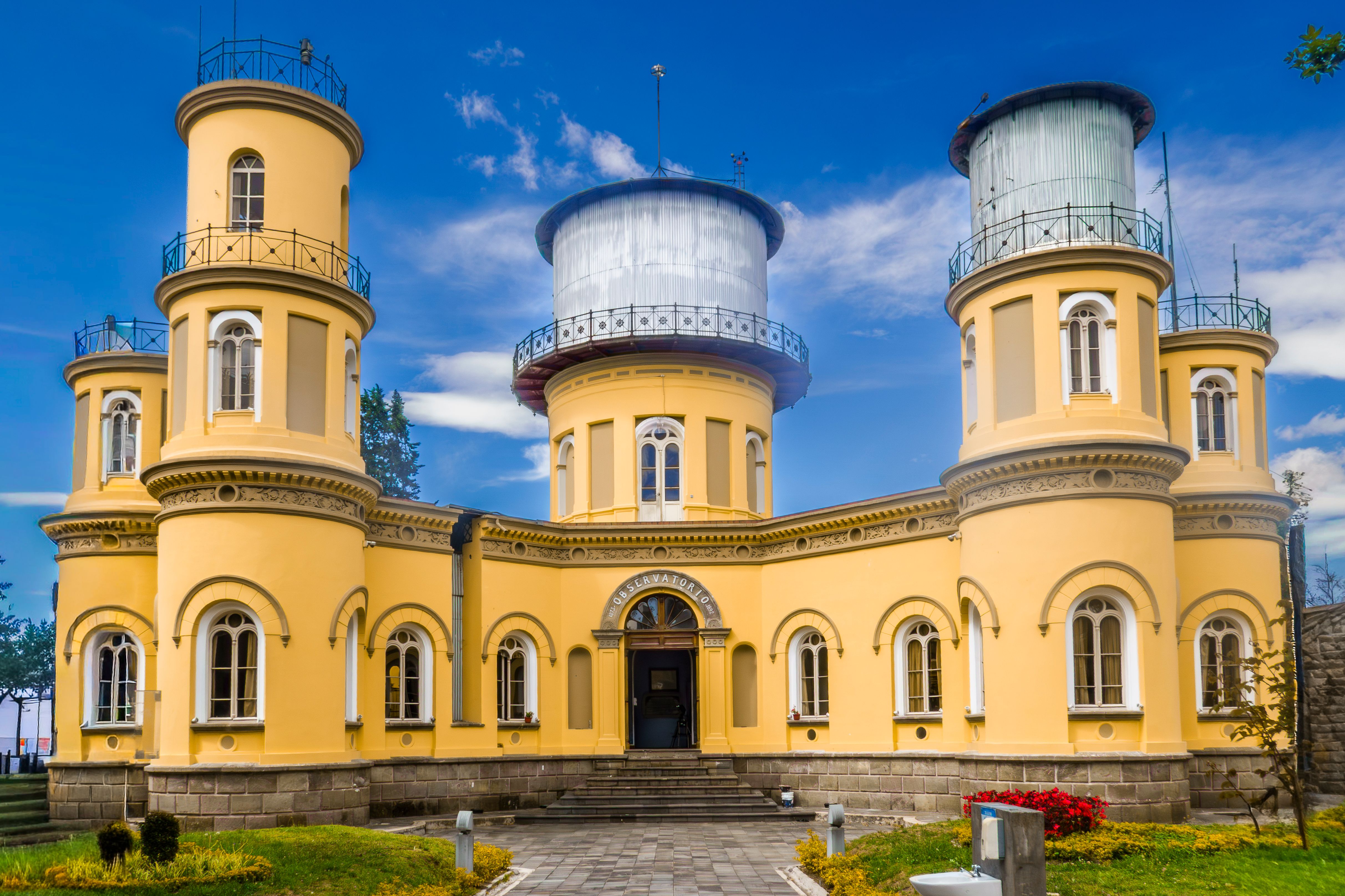 Historic Helwan Observatory under Blue Sky · Free Stock Photo