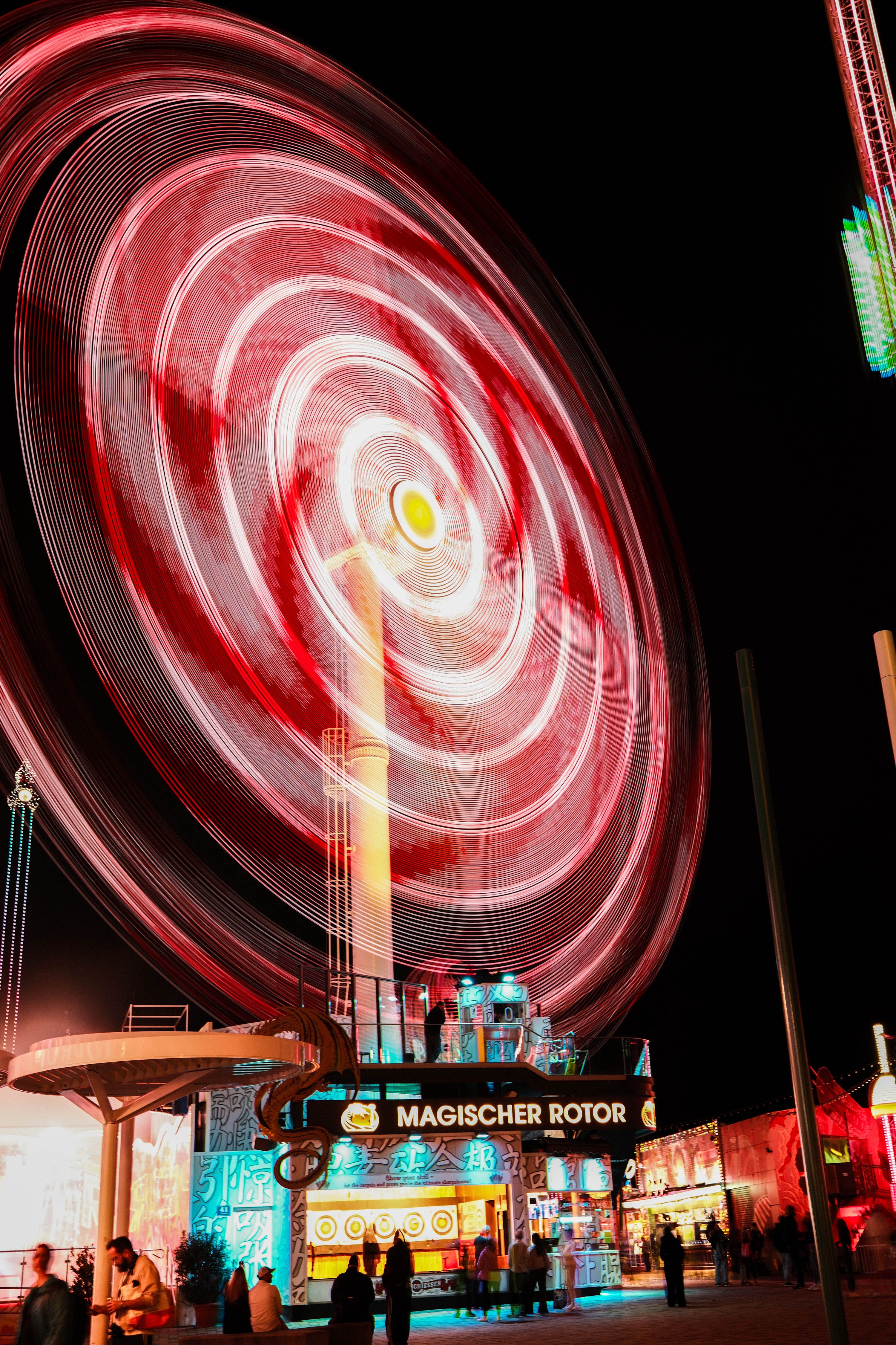Bright Night at Vienna Fun Fair · Free Stock Photo