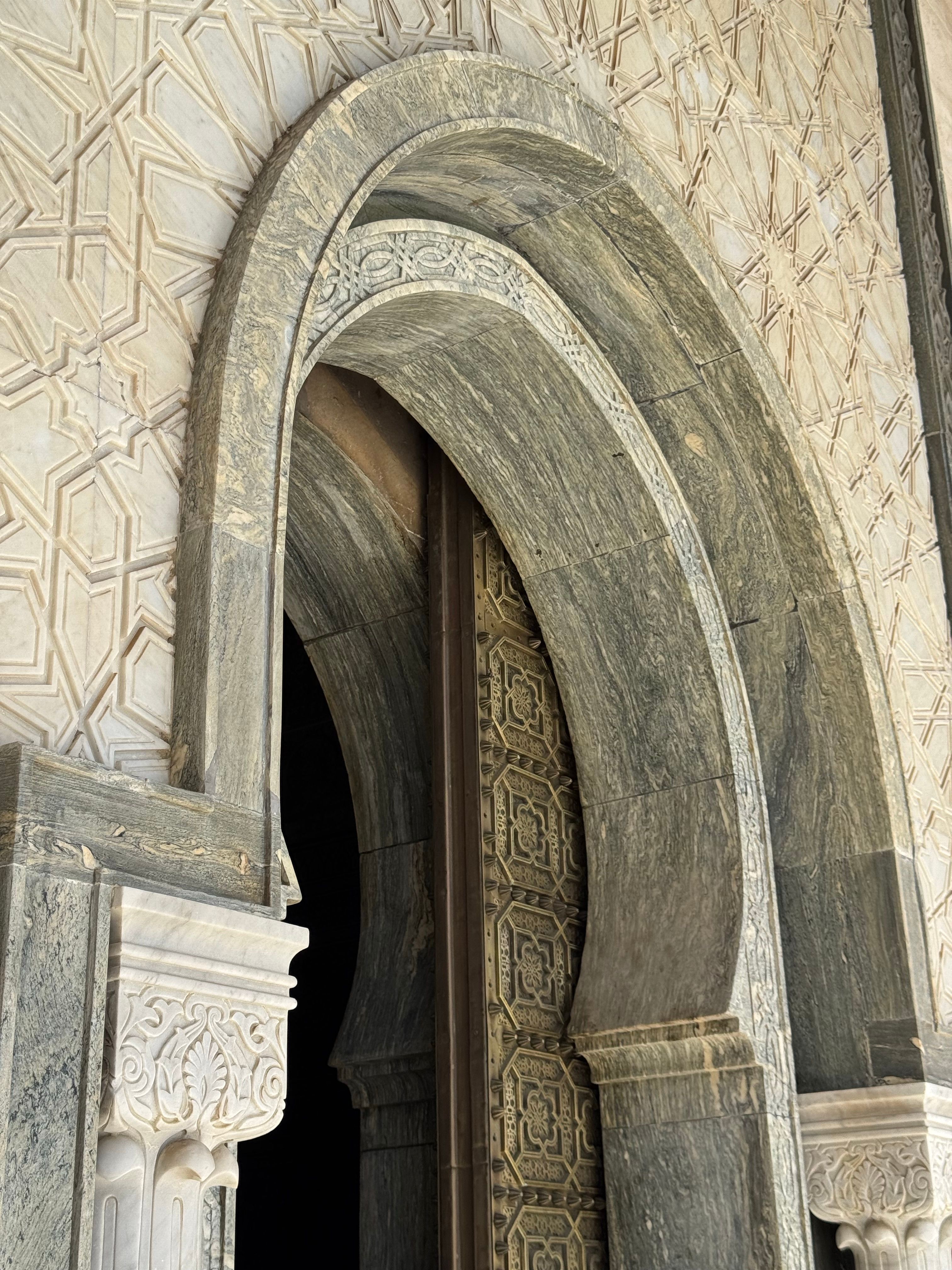 Intricate Moroccan Mausoleum Archway Design · Free Stock Photo