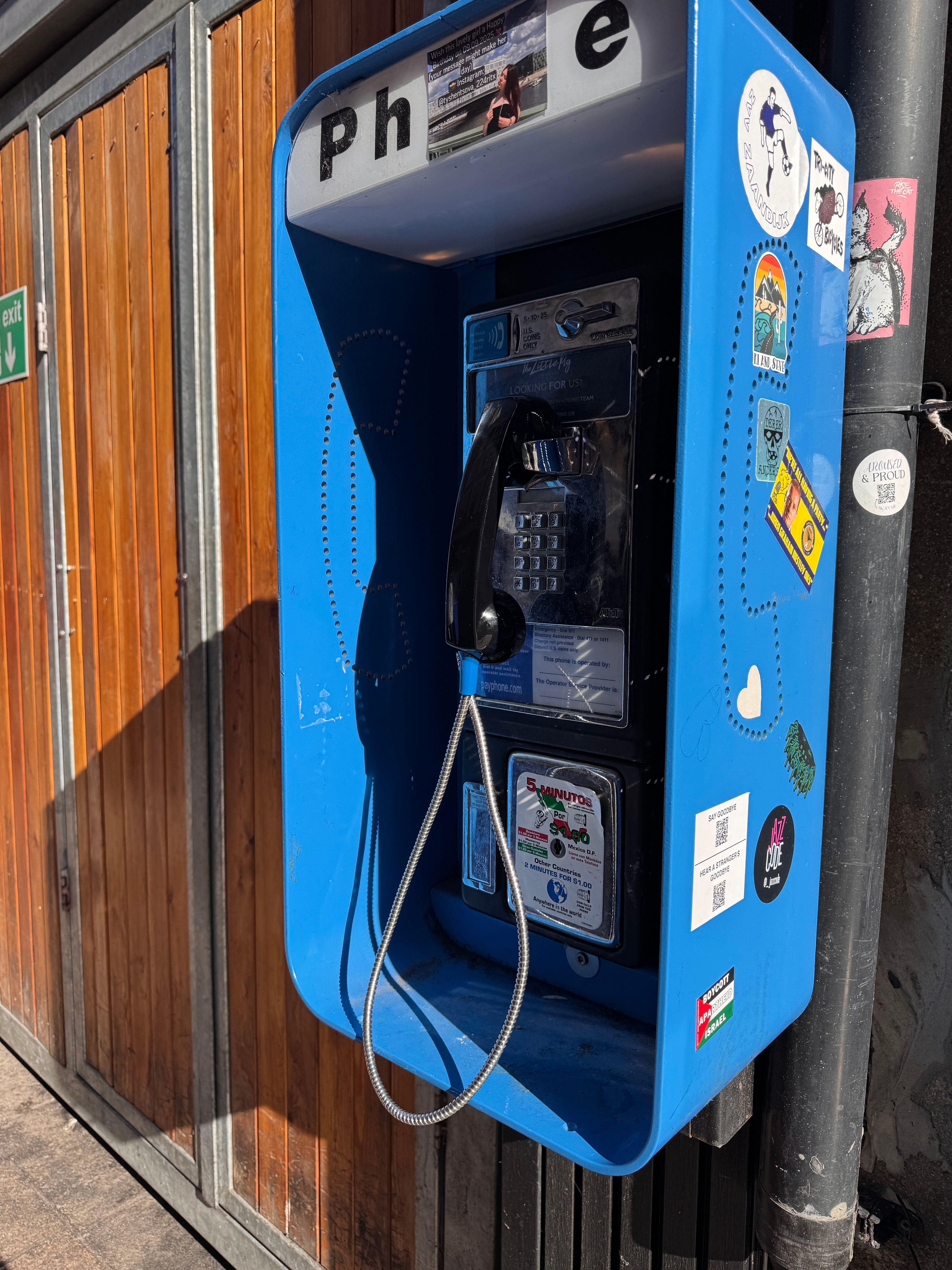 Vintage Payphone in Dublin Ireland · Free Stock Photo