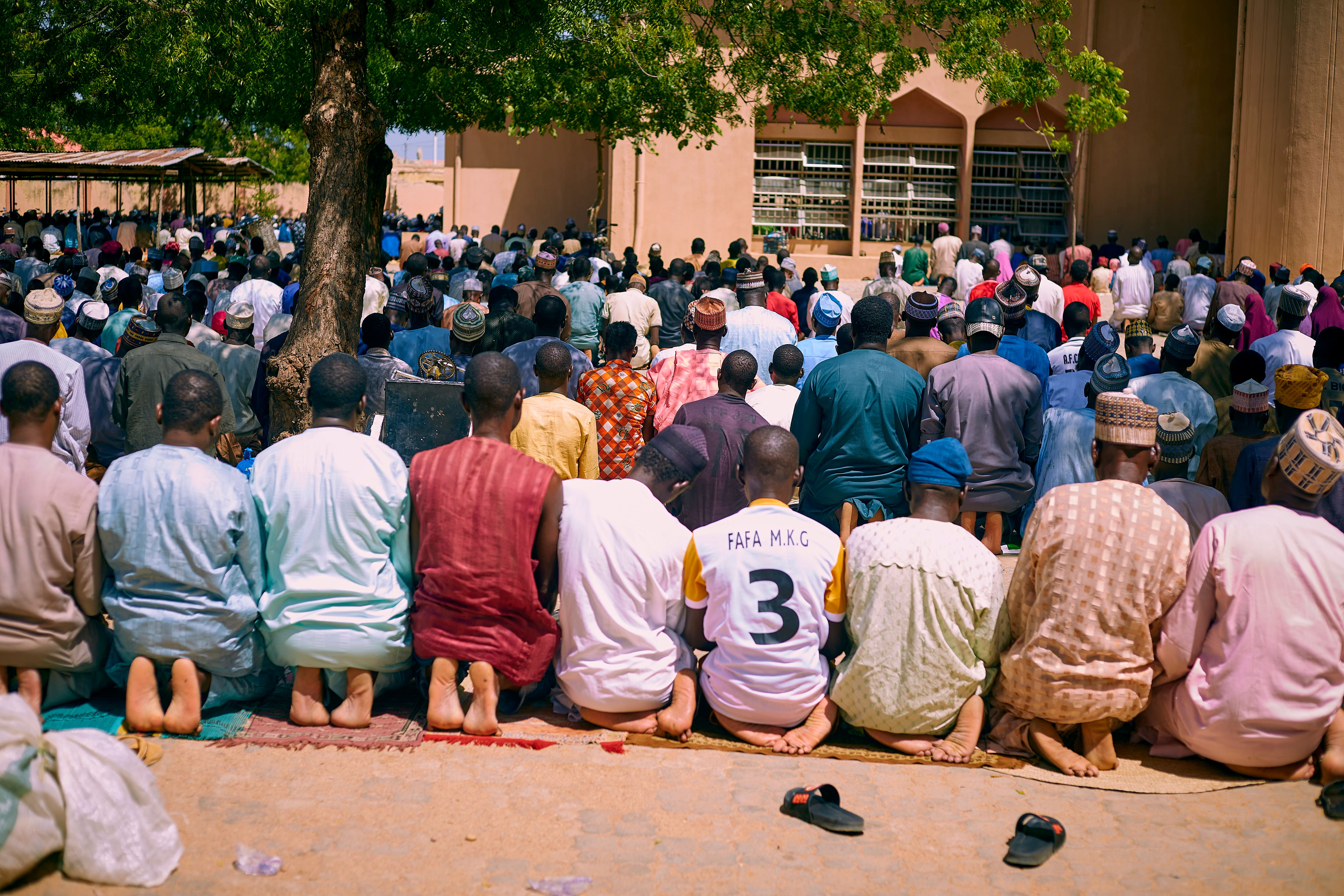 People Praying Photos, Download The BEST Free People Praying Stock ...