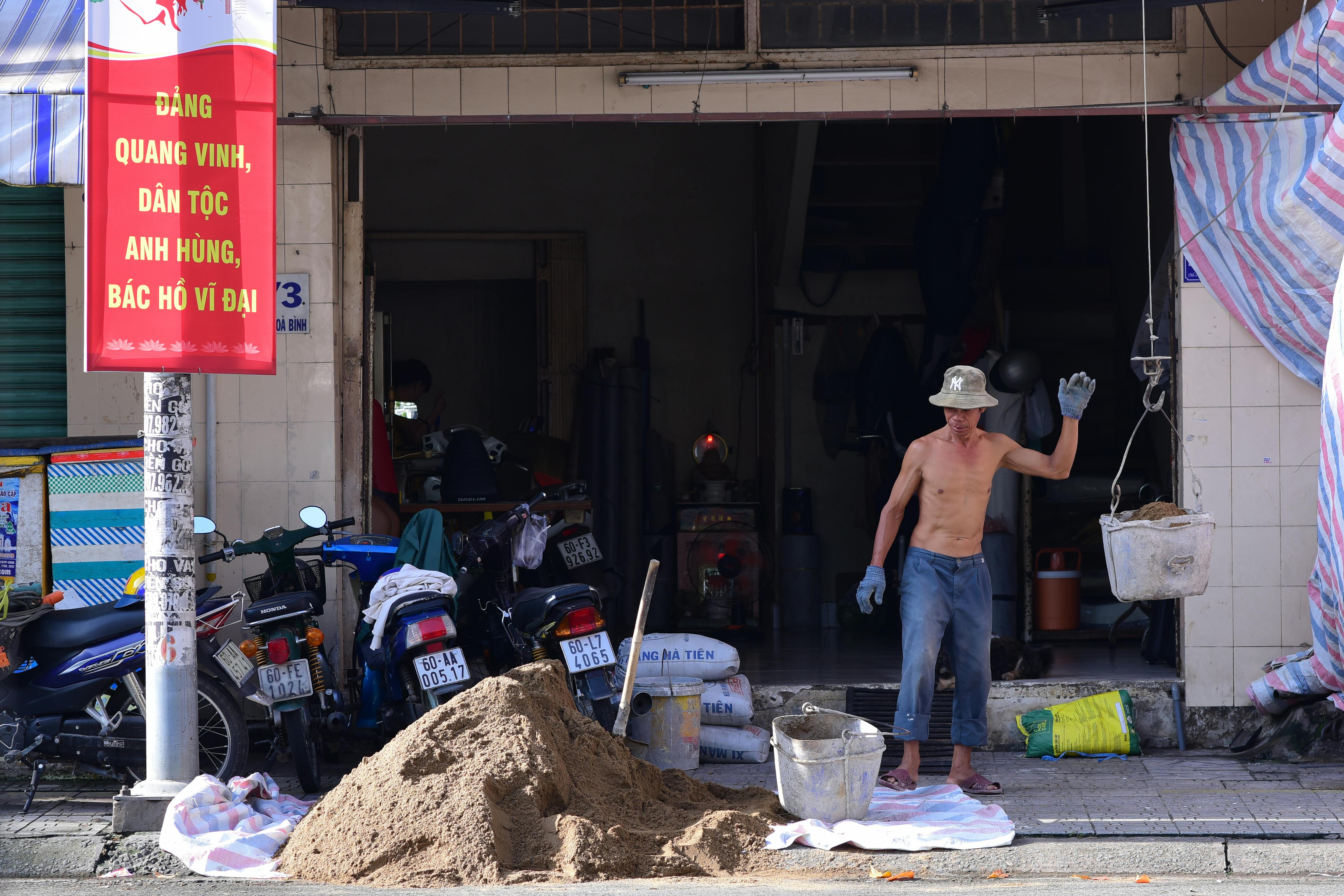 Robery Guy Photos, Download The BEST Free Robery Guy Stock Photos & HD ...