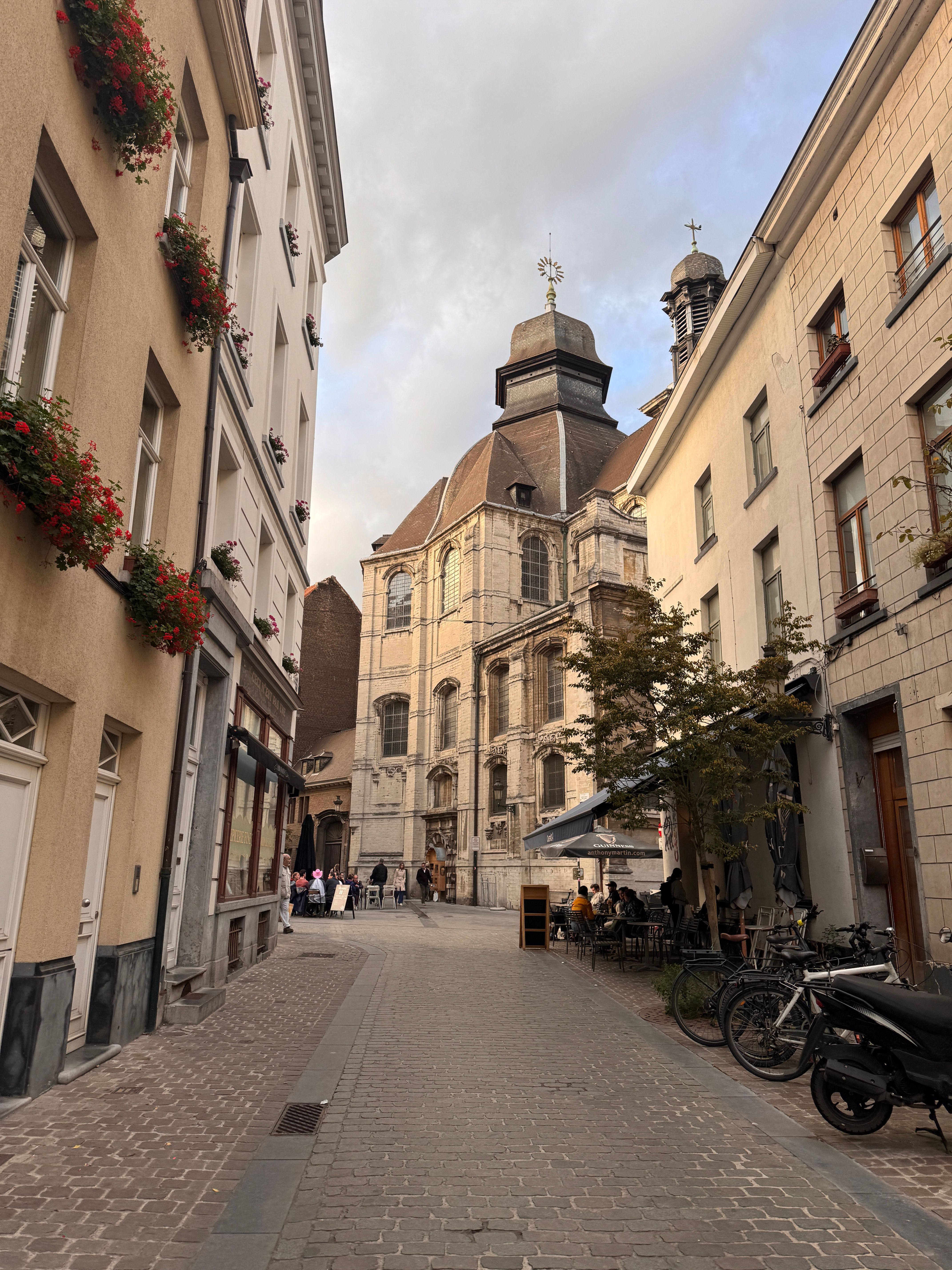 Charming Streetscape in Brussels, Belgium · Free Stock Photo