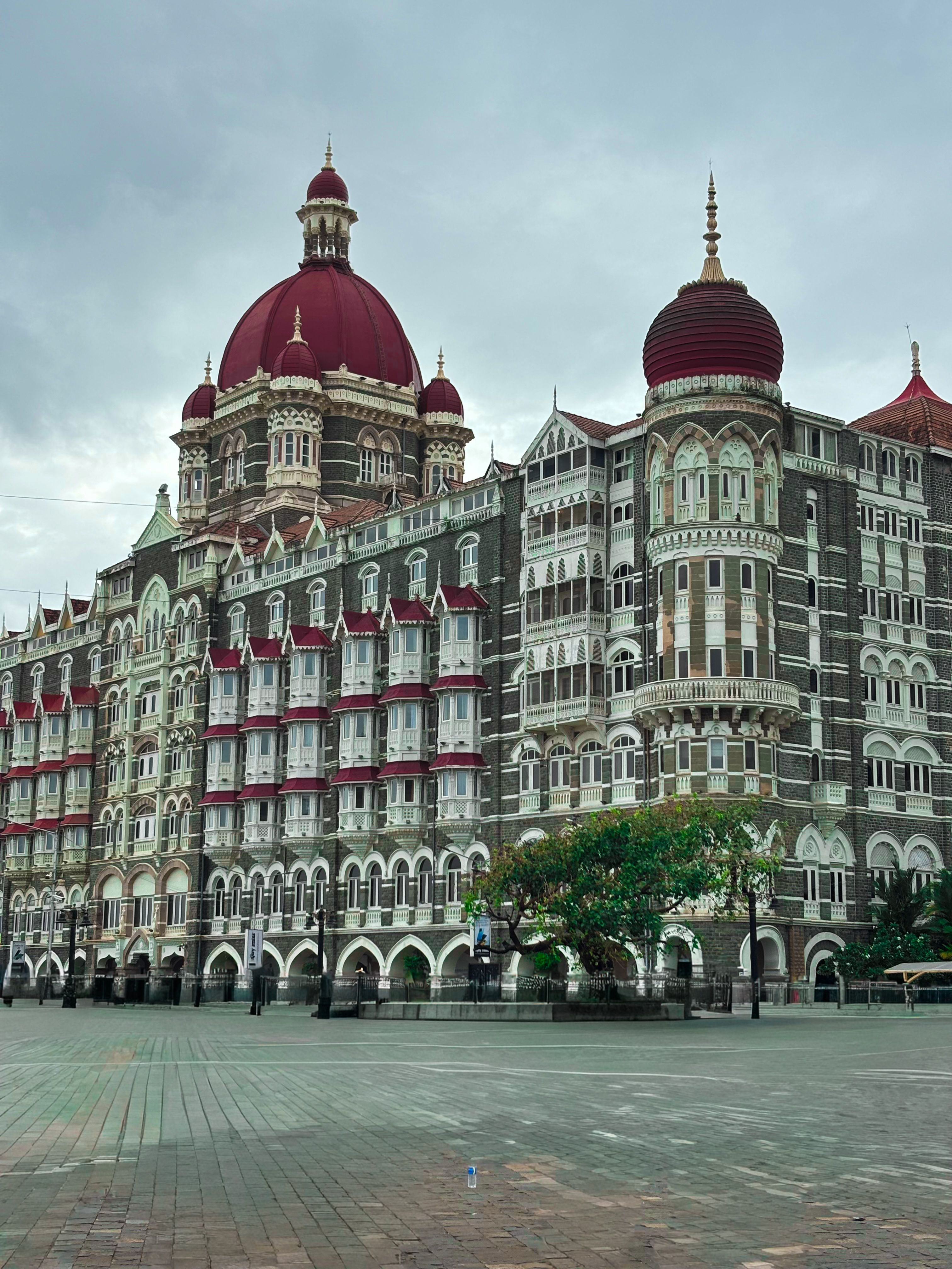 Majestic Dome Architecture of the Taj Mahal Palace · Free Stock Photo