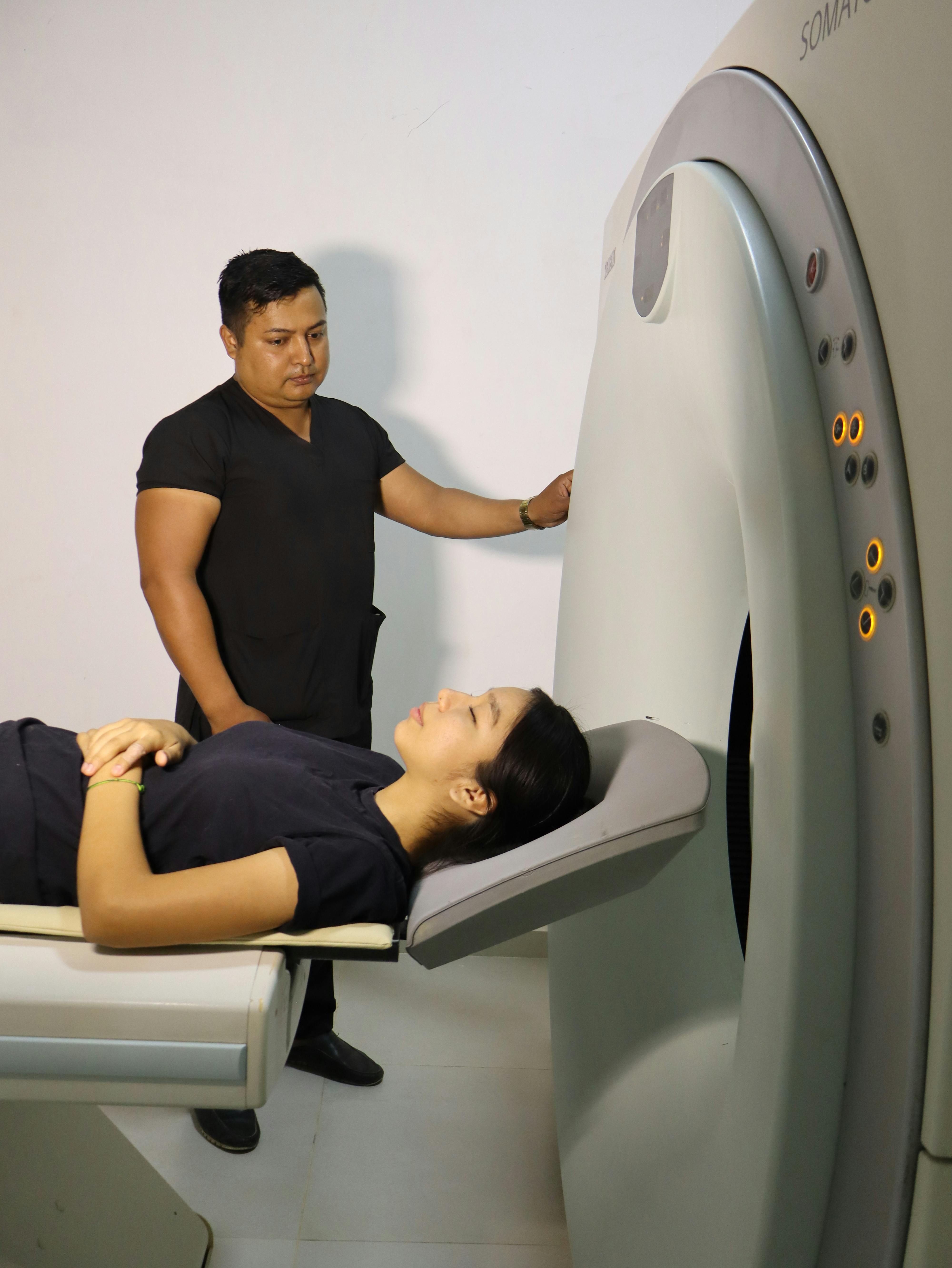 Medical CT Scan Procedure at Santa Cruz Clinic · Free Stock Photo