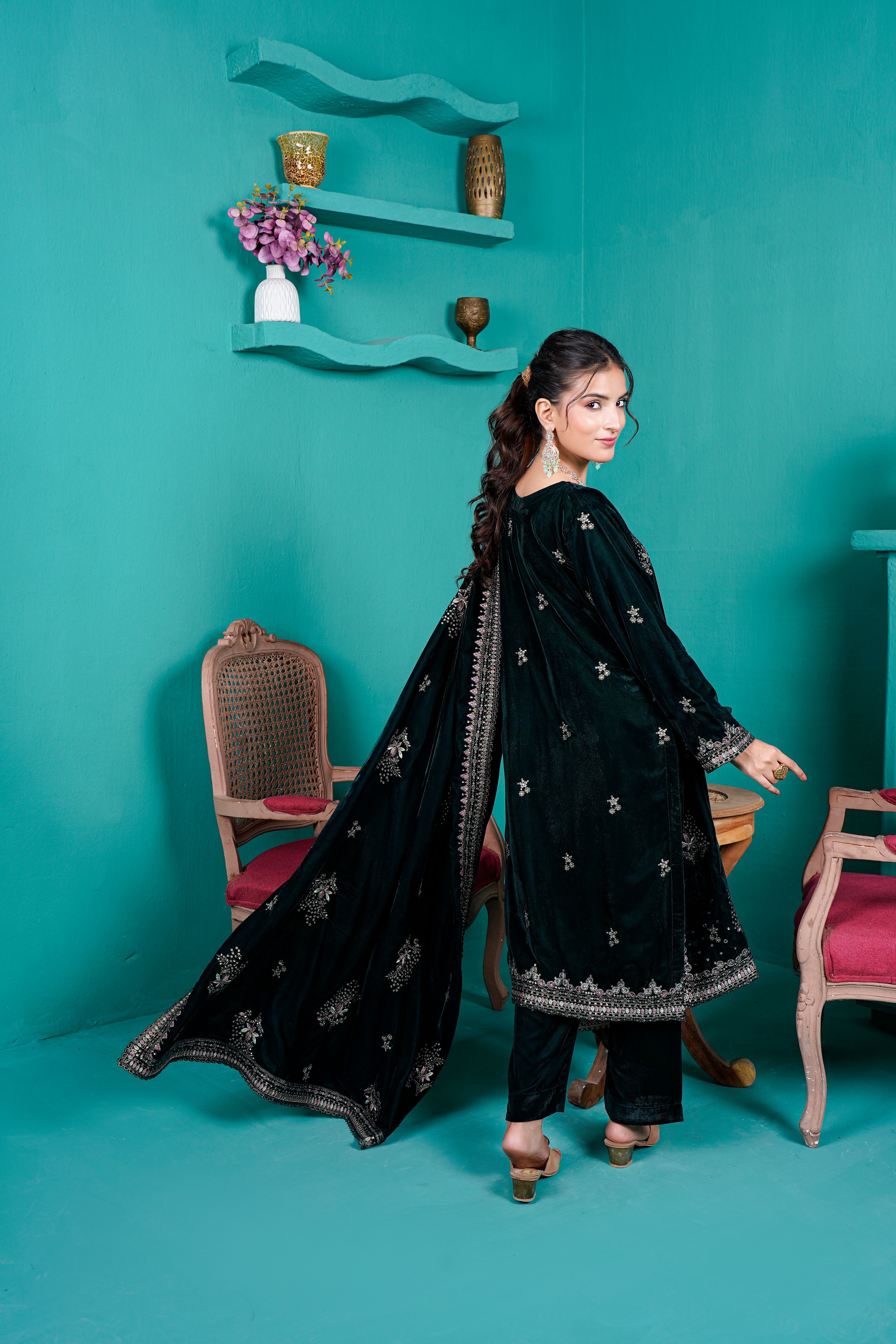 Elegant Eastern Fashion Portrait in Lahore · Free Stock Photo