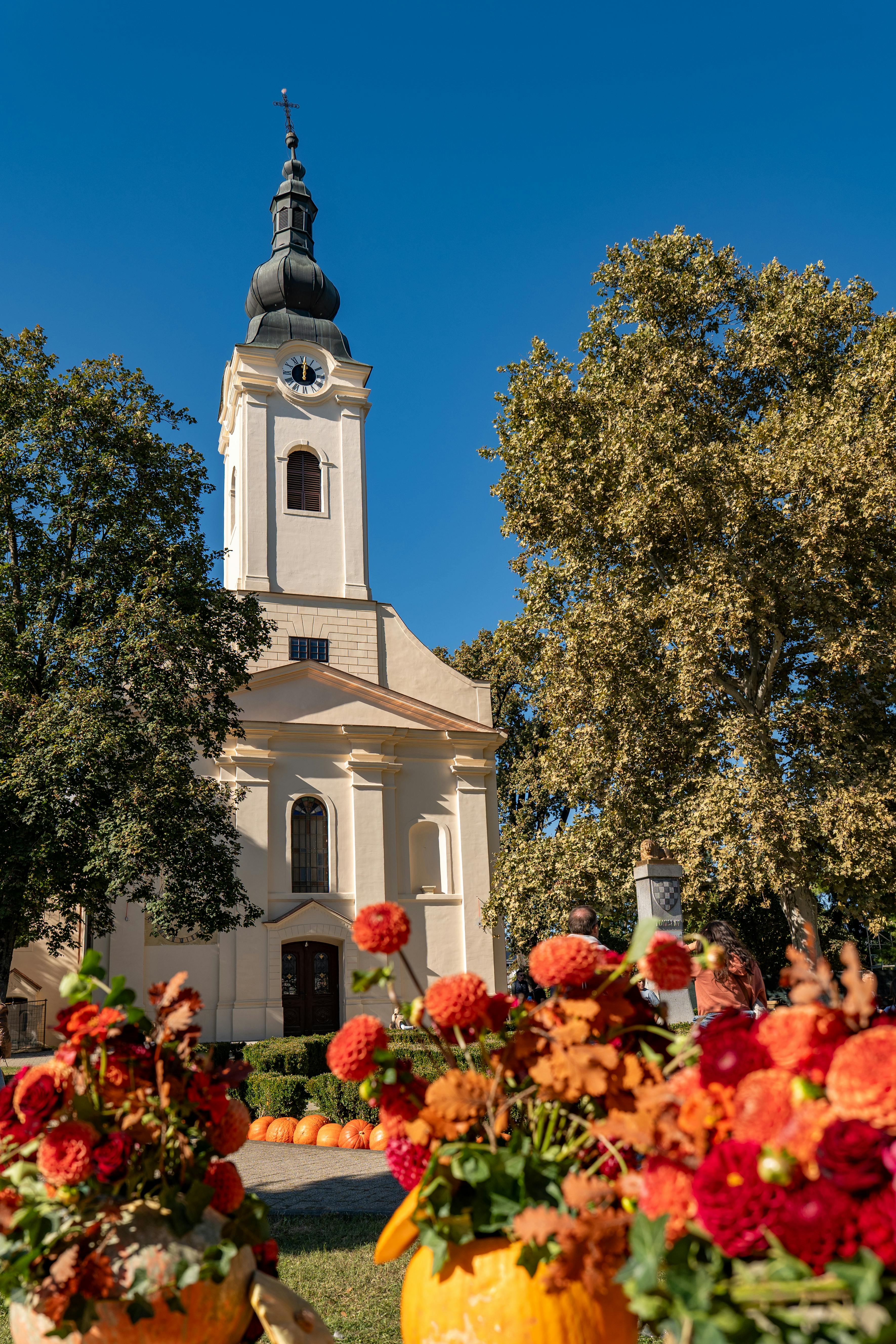 Autumn Church Photos, Download The BEST Free Autumn Church Stock Photos ...