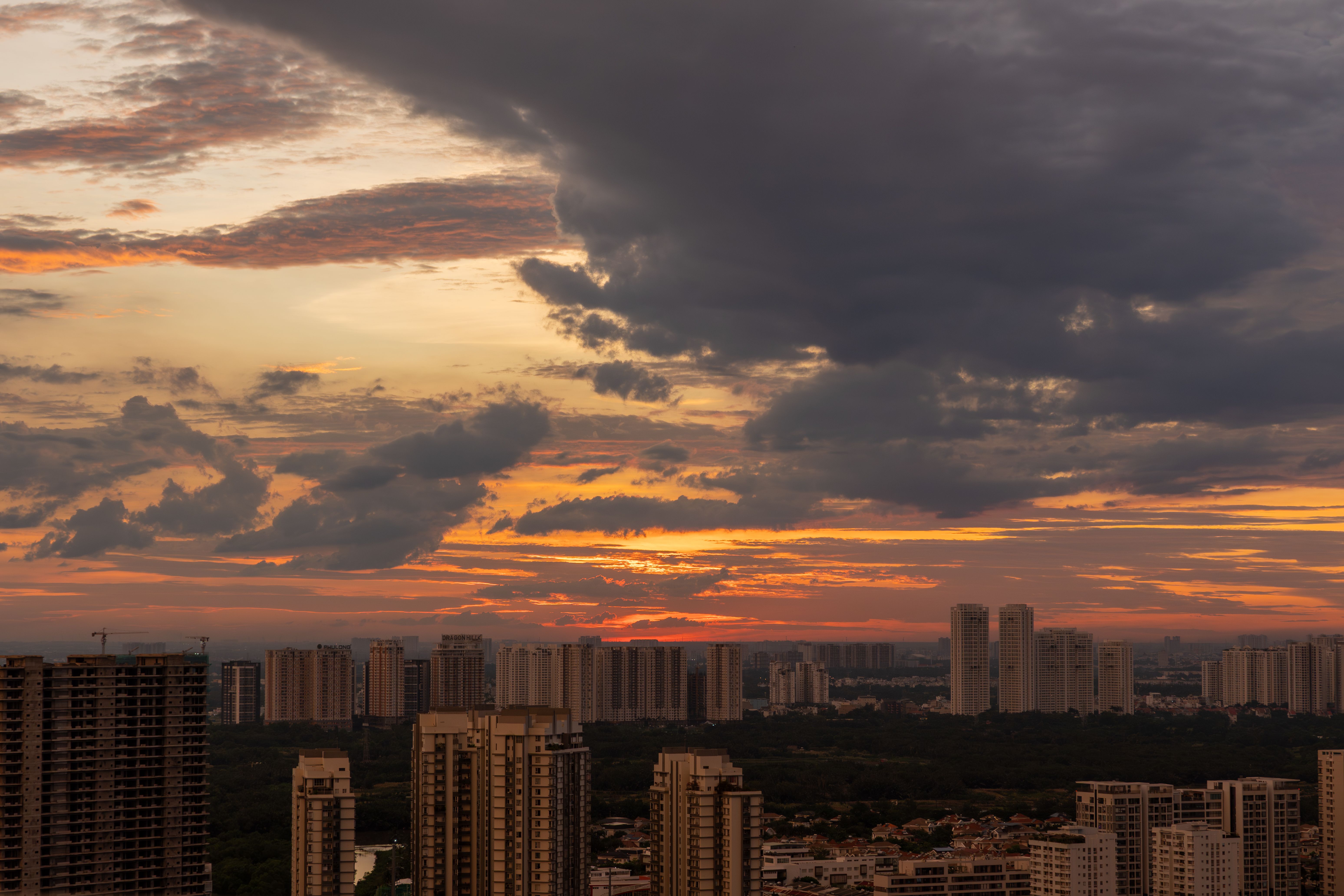 Stunning Urban Sunset Over City Skyline · Free Stock Photo