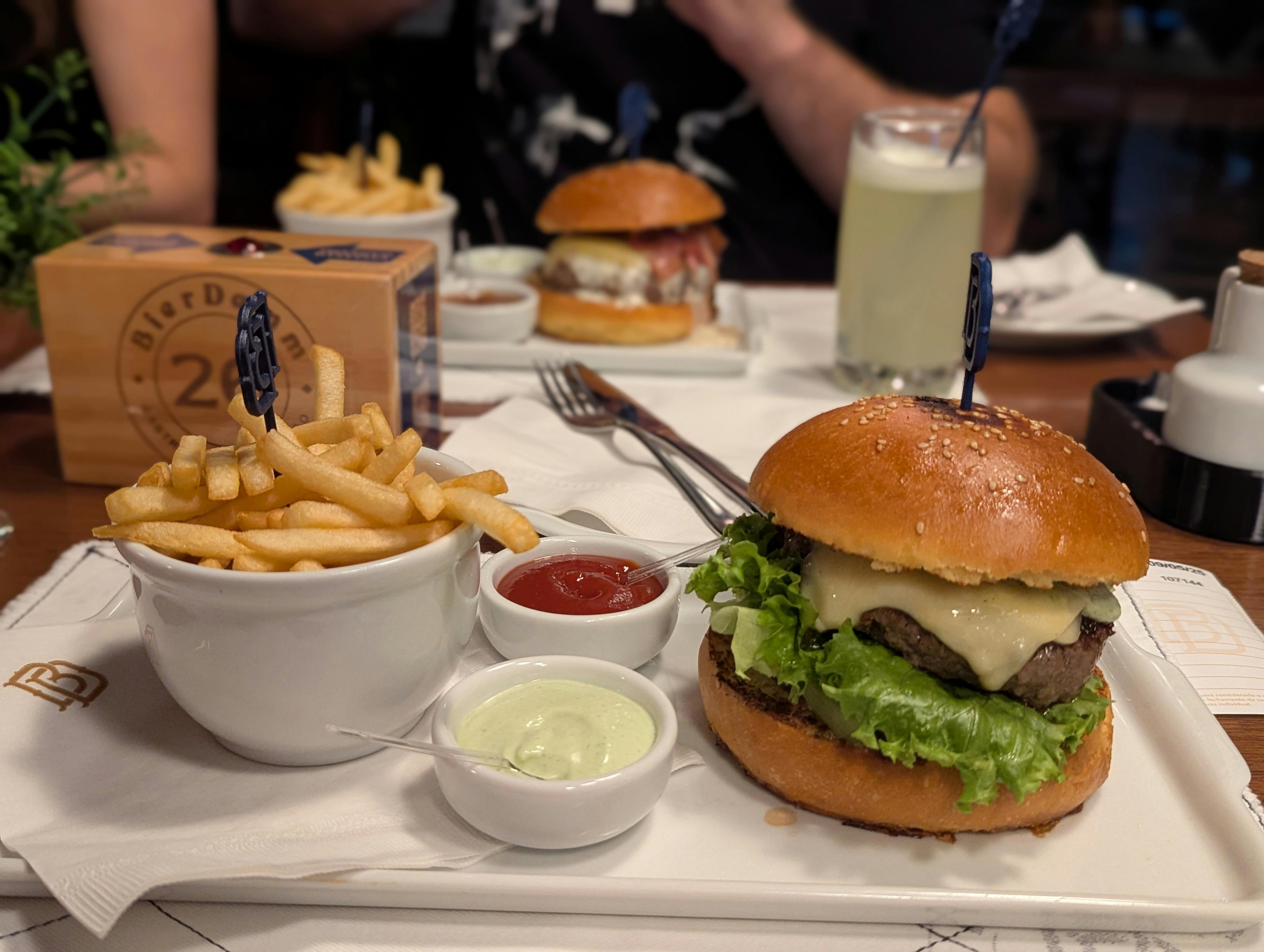 Hamburger+Scrolller Photos, Download The BEST Free Hamburger+Scrolller Stock Photos & HD Images