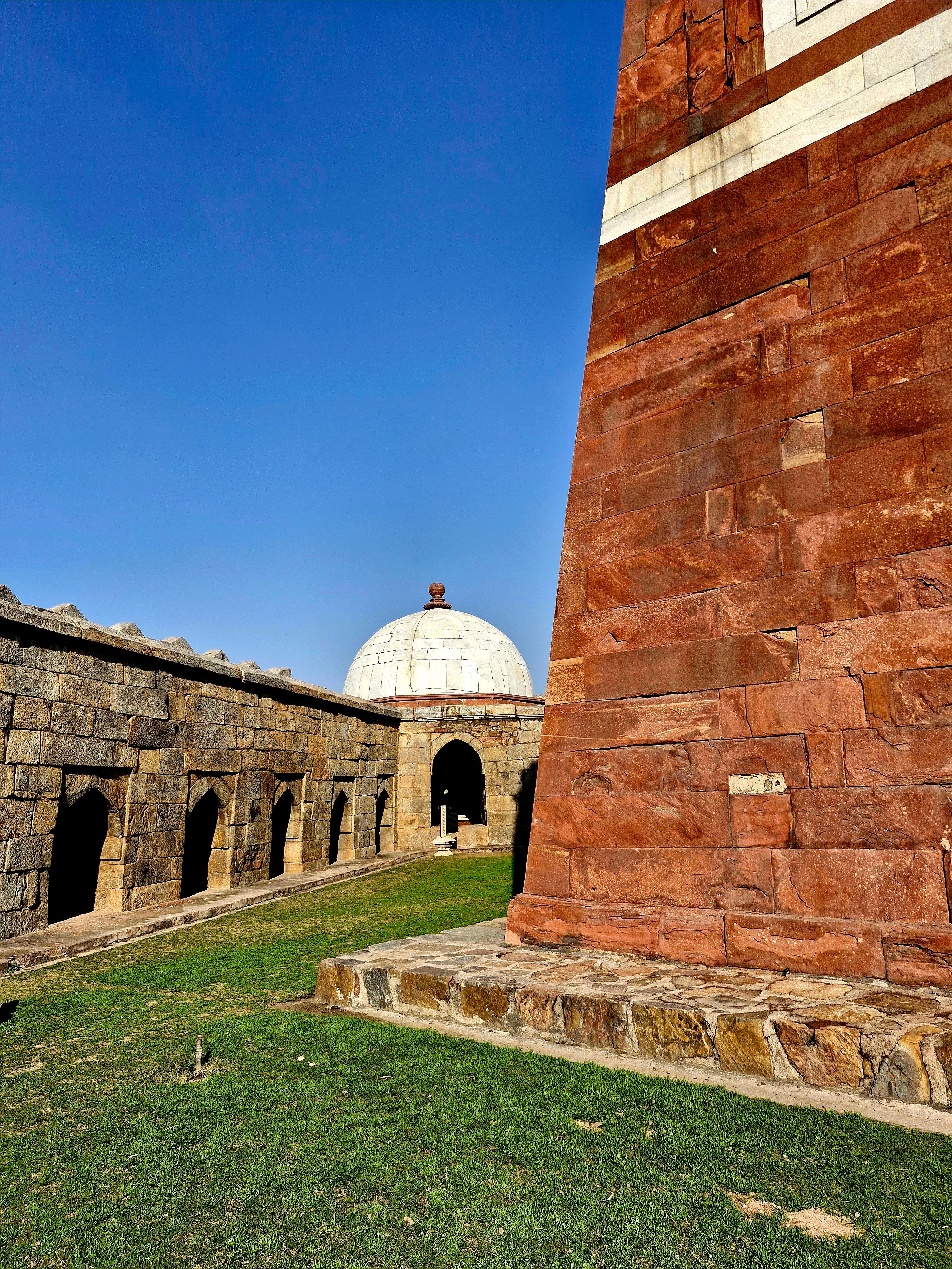 Stunning View of Agra Fort under Clear Blue Sky · Free Stock Photo