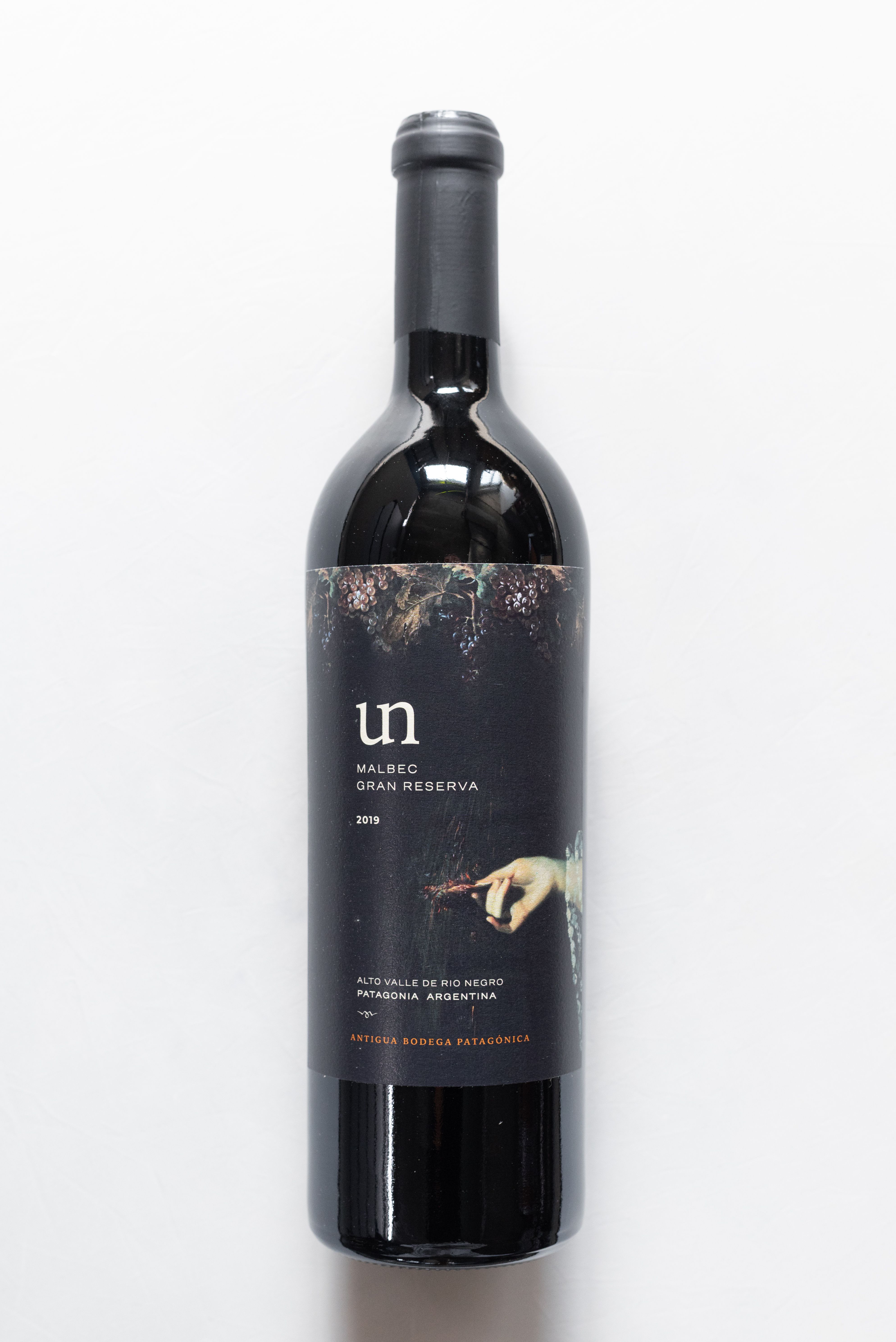 Elegant Malbec Gran Reserva Wine Bottle on White Background · Free ...