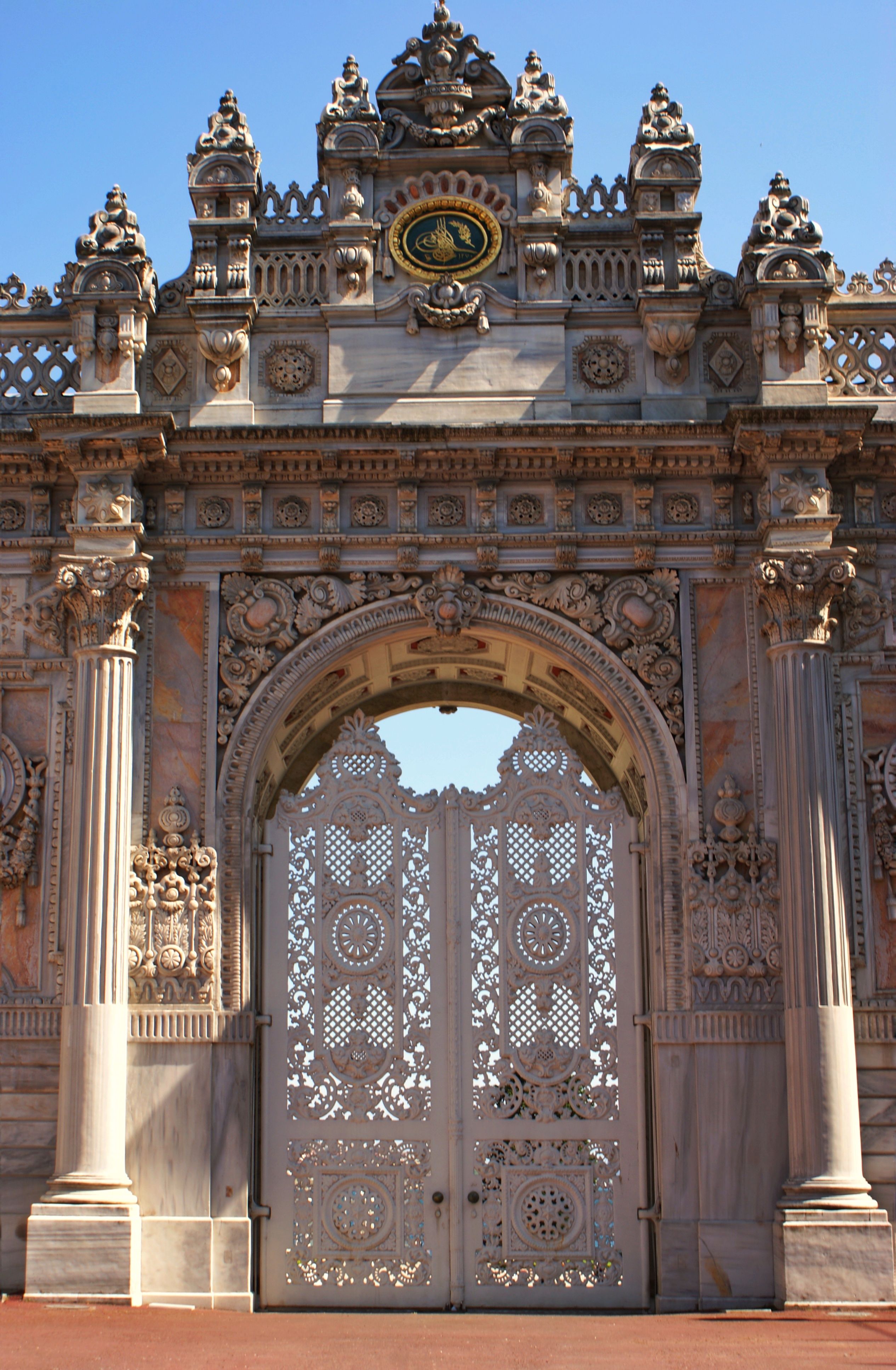 Ornate Ottoman Gate at Dolmabahçe Palace · Free Stock Photo