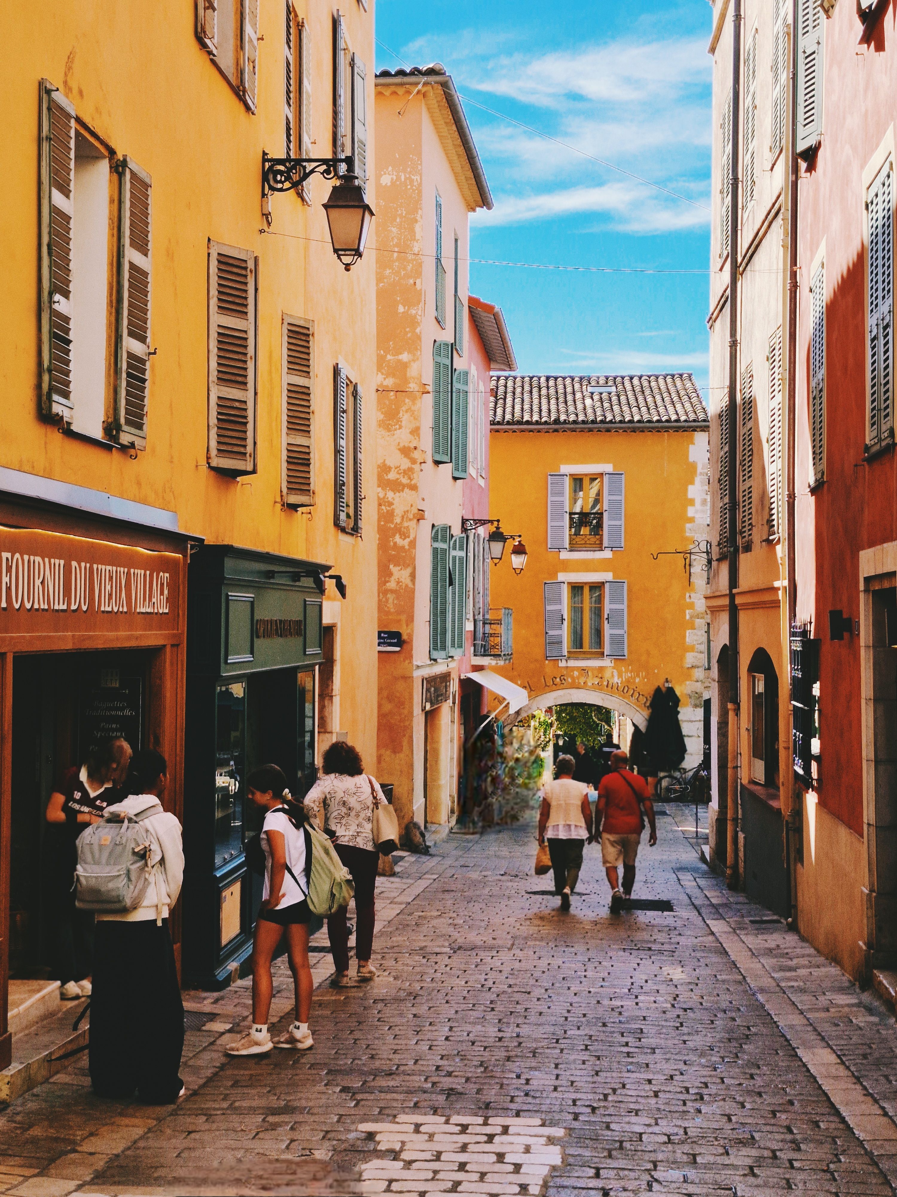 People Outside Walk Photos, Download The BEST Free People Outside Walk ...