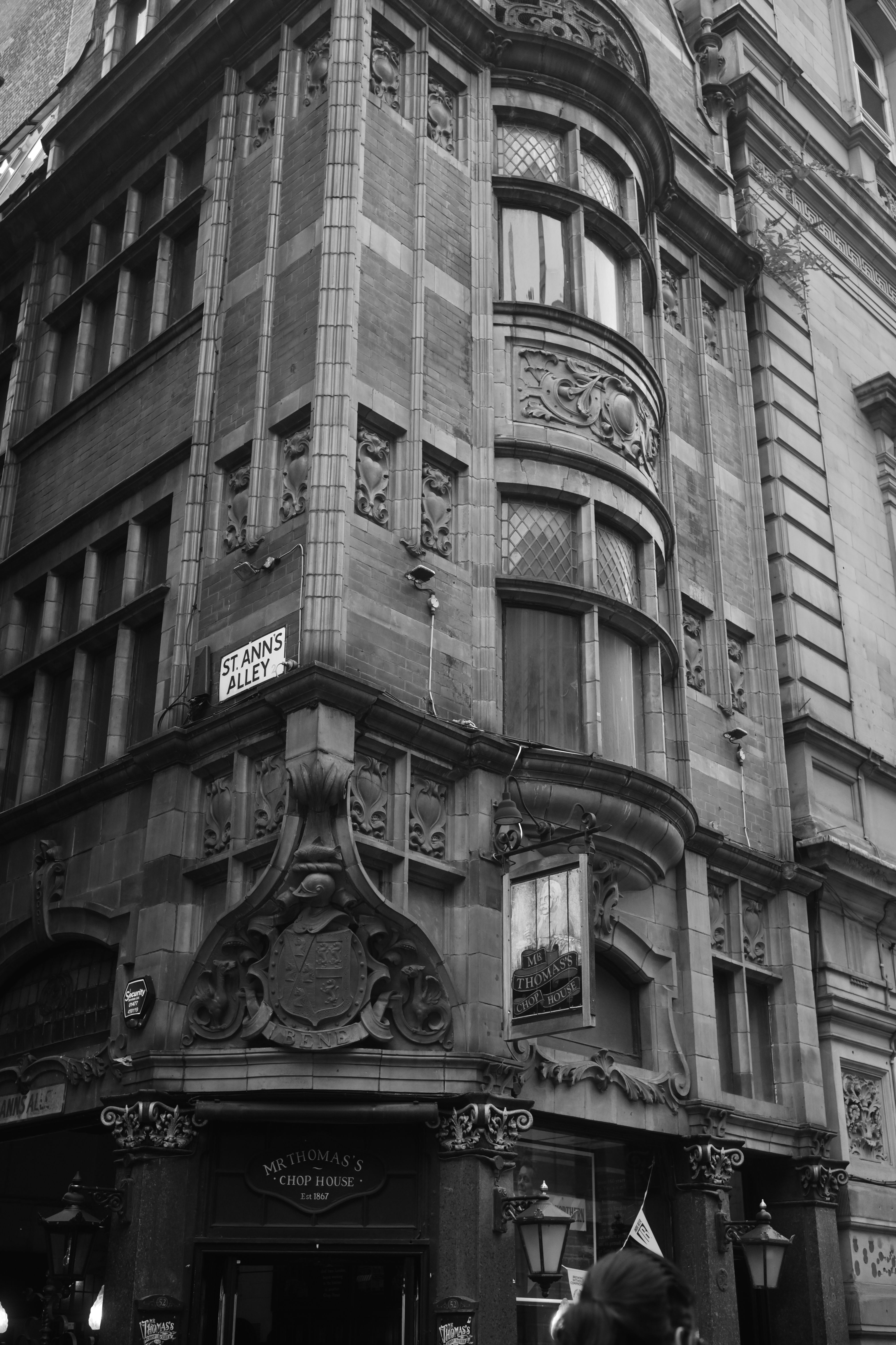 Fachada De Un Edificio Histórico En St Ann's Alley · Foto de stock gratuita