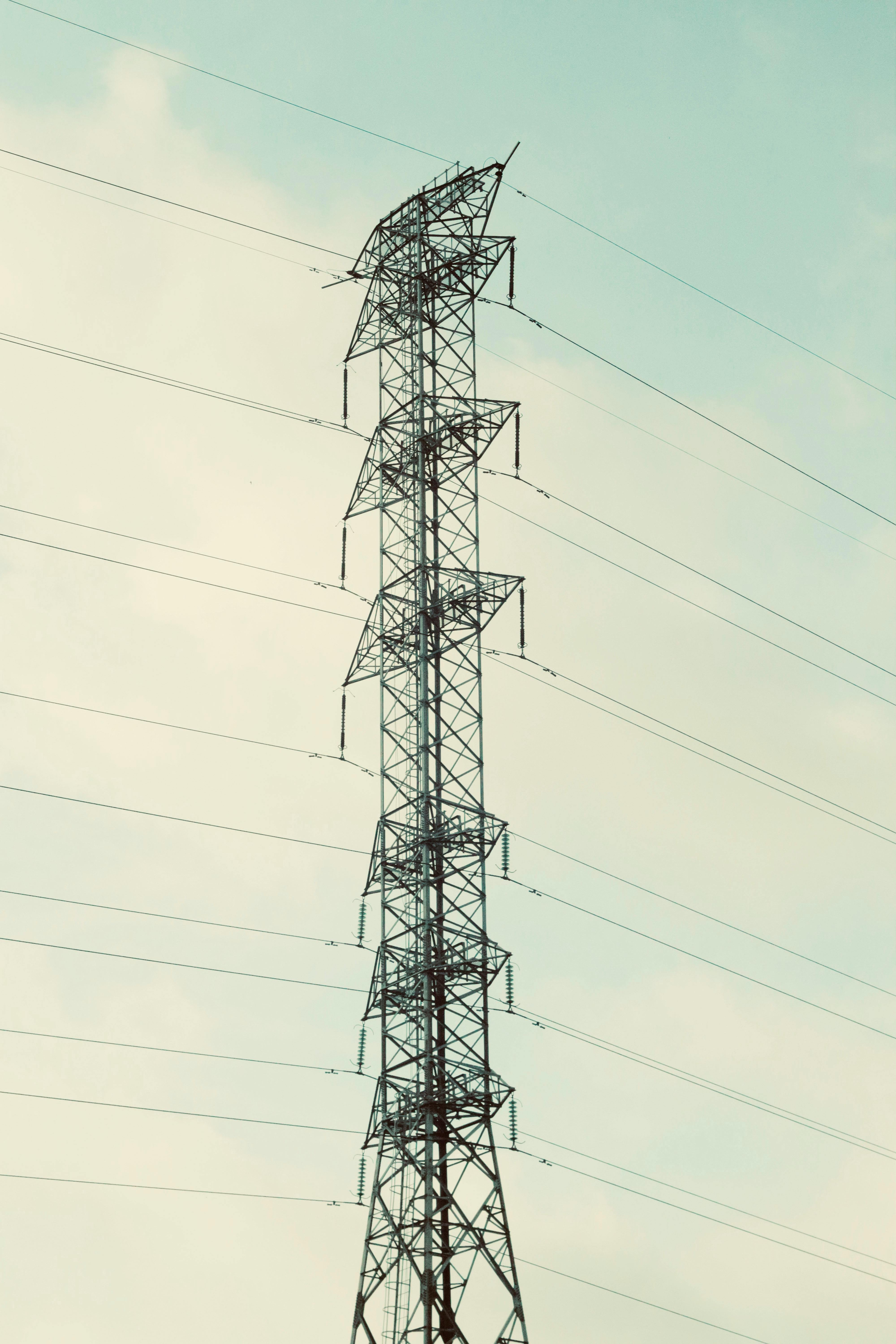 Tour électrique à Haute Tension Contre Un Ciel Clair · Photo gratuite