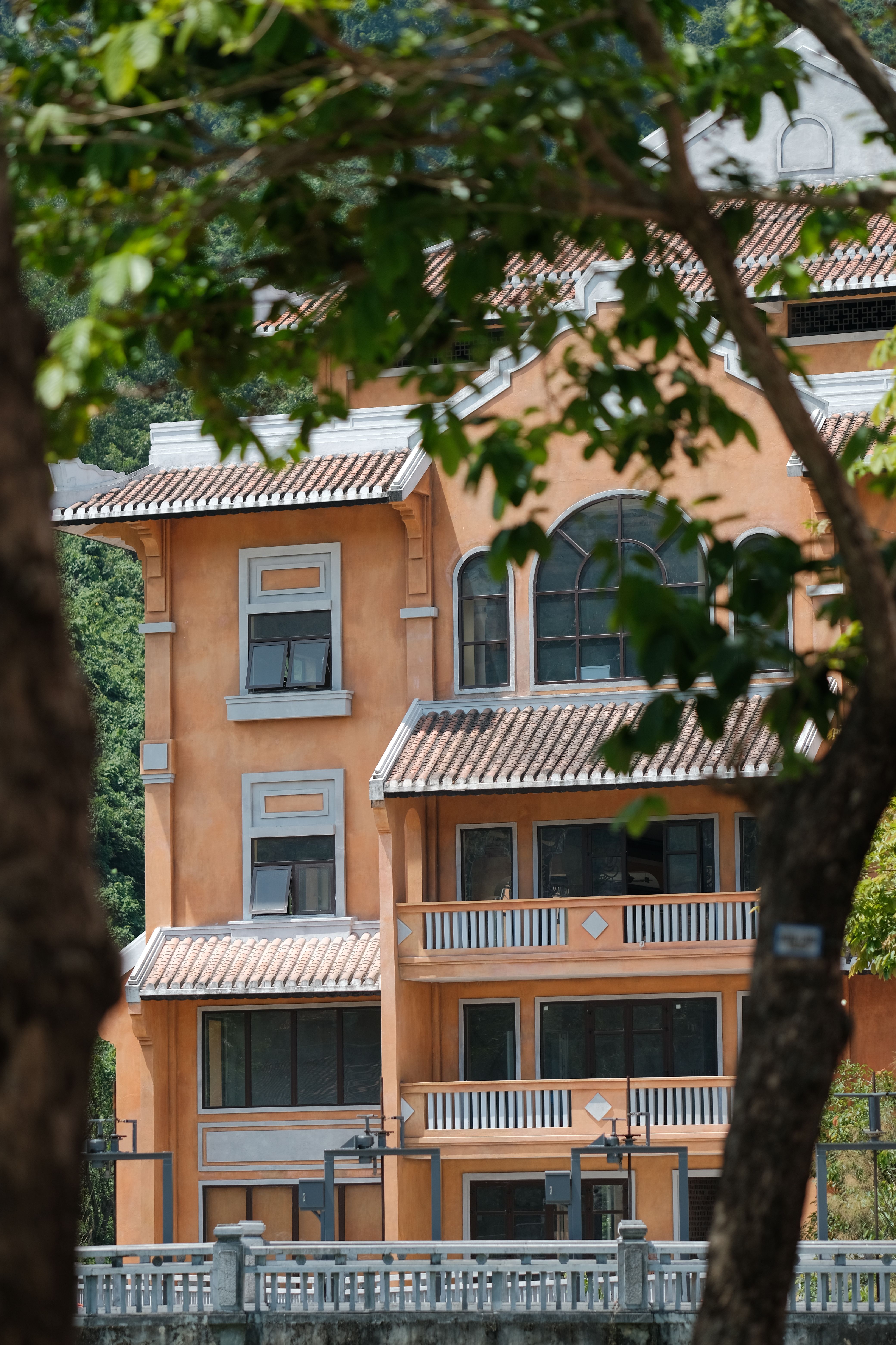 Scenic View of Classic Vietnamese Architecture · Free Stock Photo