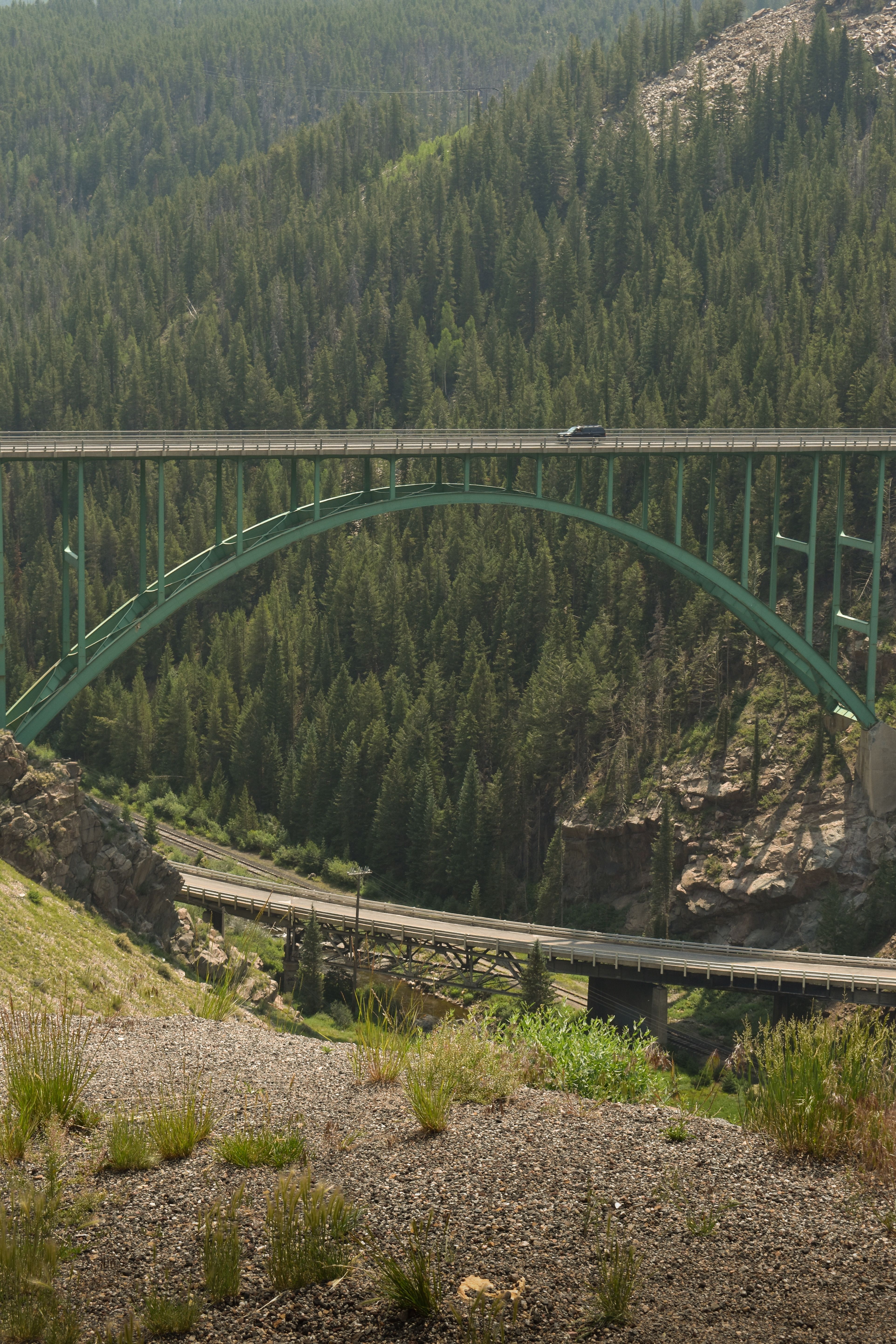 Scenic Red Cliff Bridge in Colorado's Wilderness · Free Stock Photo