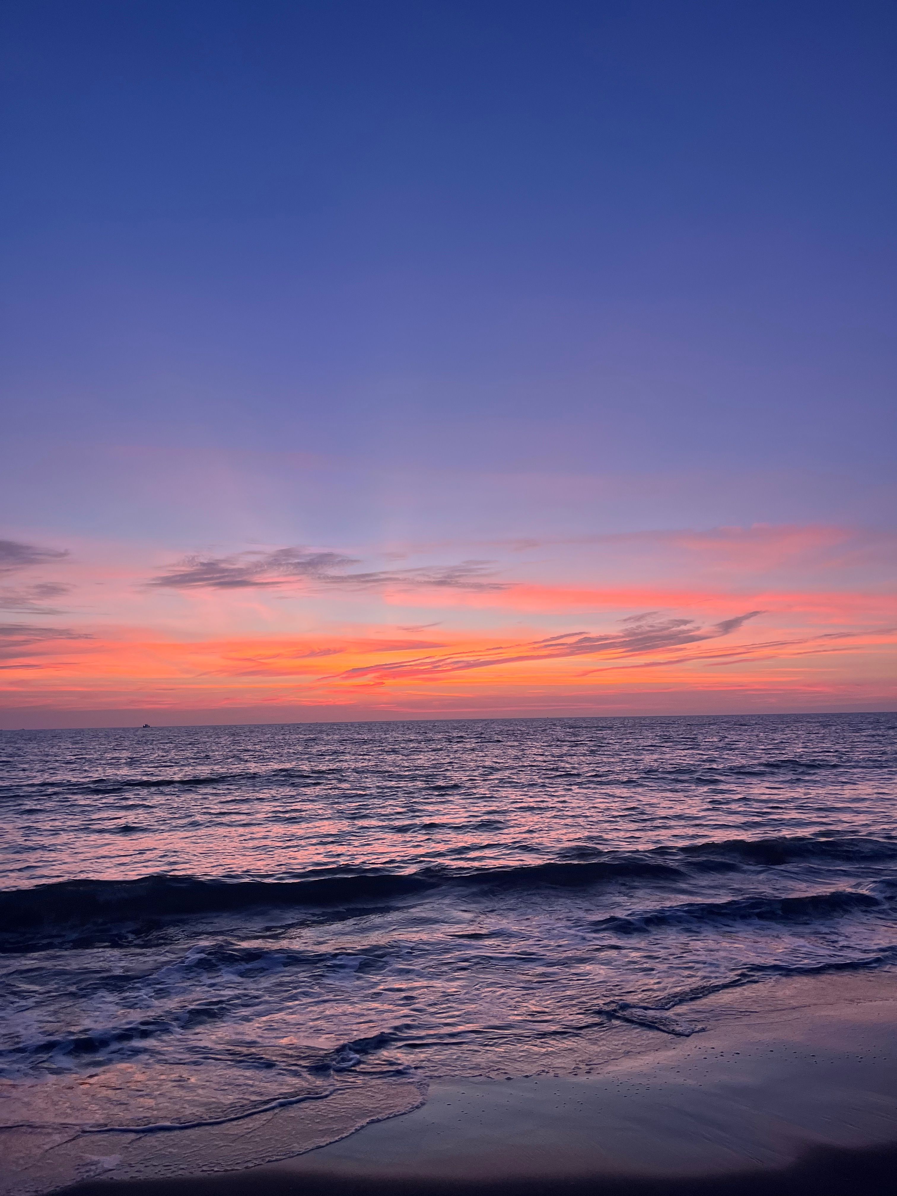Calm Sea Waves And Sunset Photos, Download The BEST Free Calm Sea Waves ...