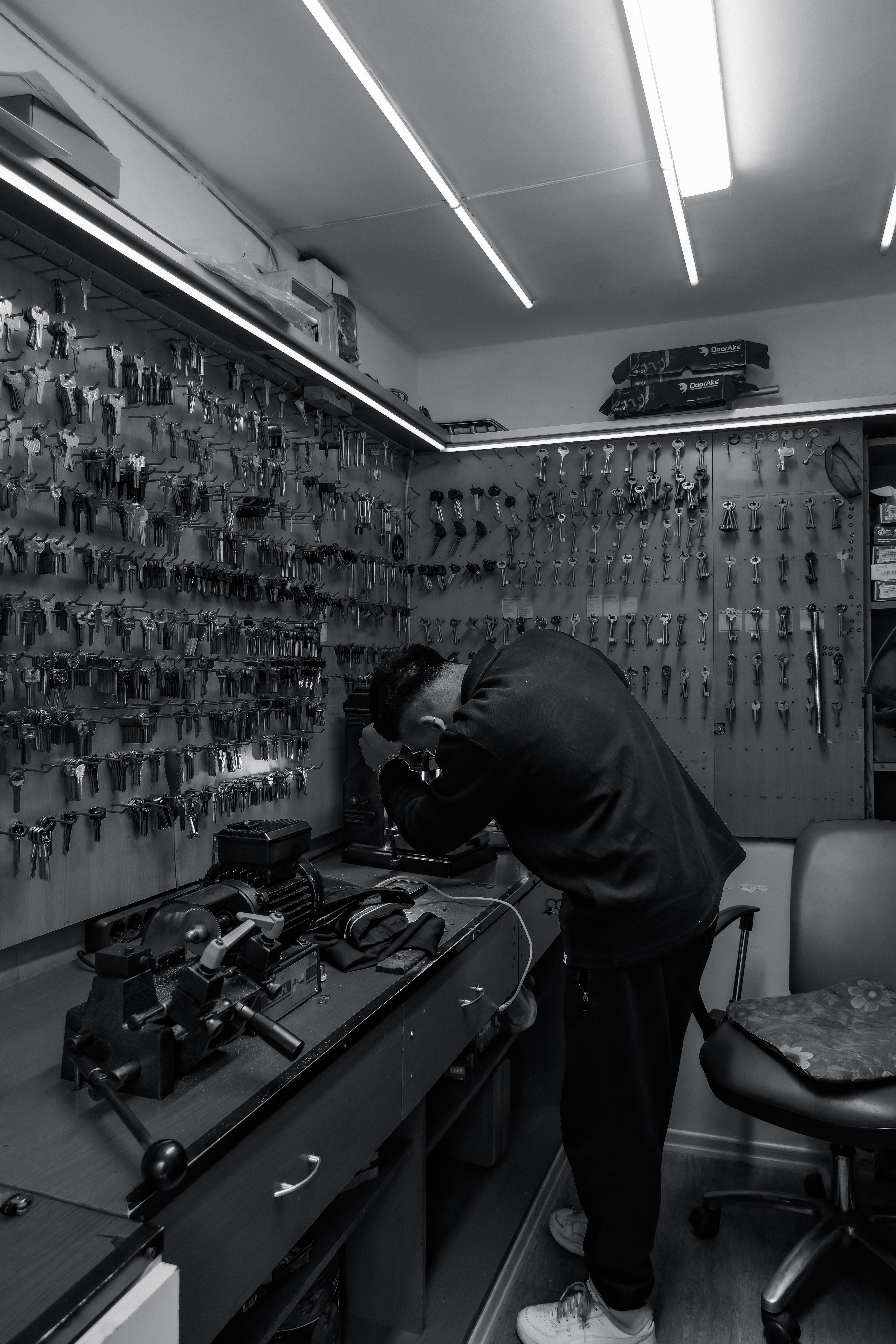 Black and White Locksmith Working in Istanbul · Free Stock Photo