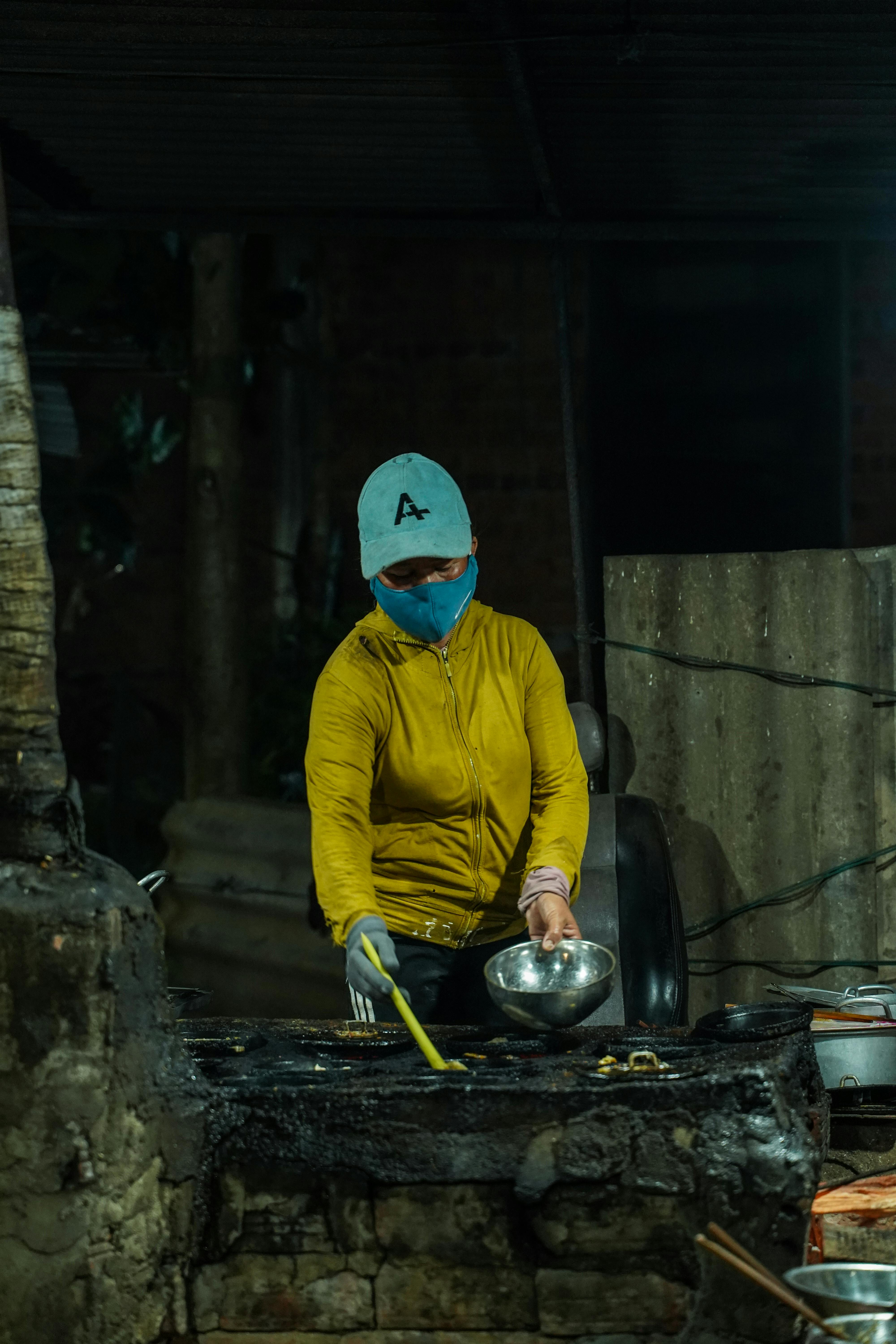 Person With Mask Photos, Download The BEST Free Person With Mask Stock ...