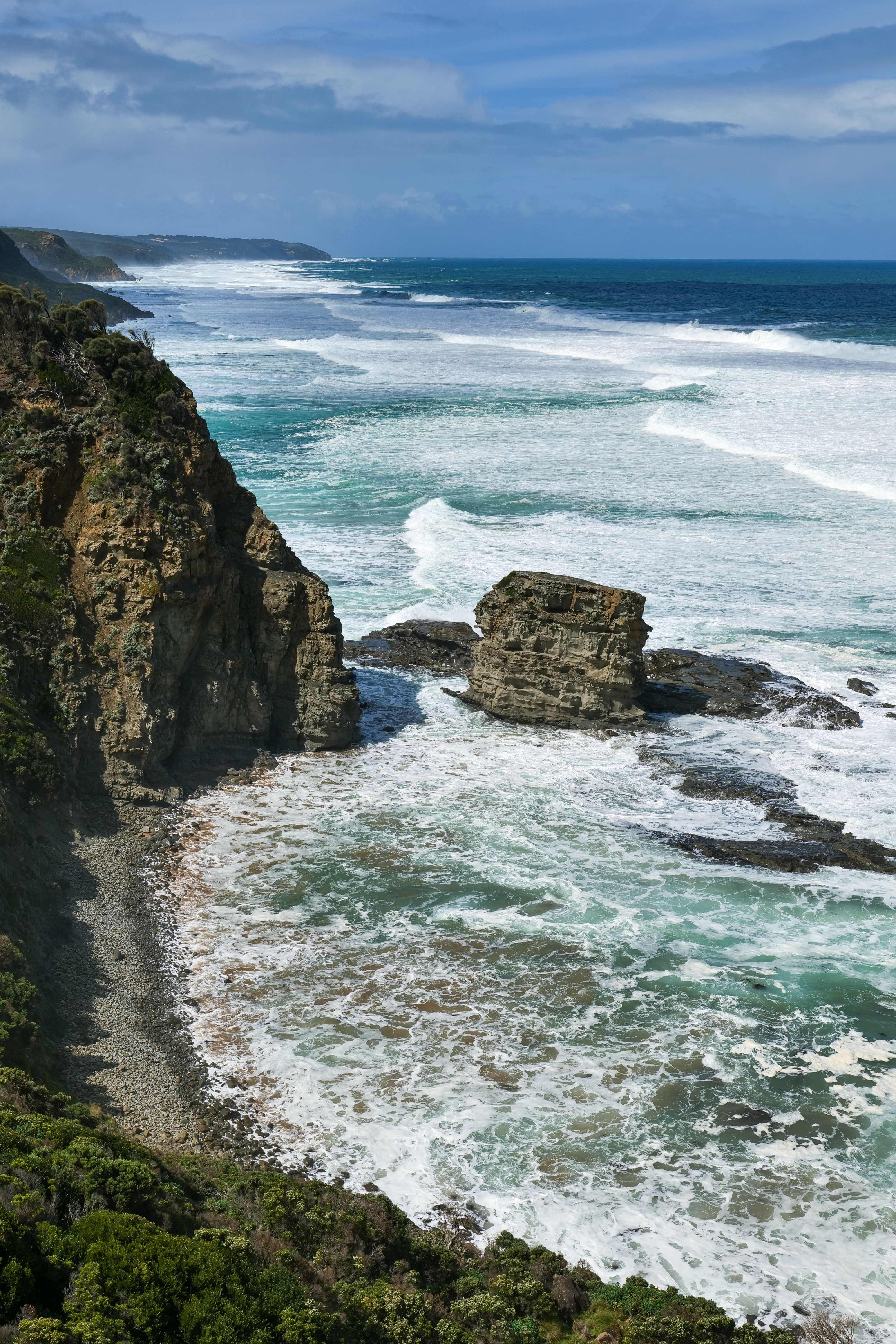 Stunning Coastal Cliffs of Australia's Great Ocean Road · Free Stock Photo